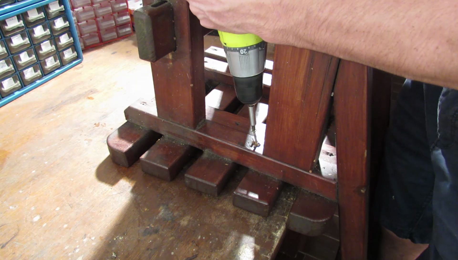 Fix a Broken Wooden Chair - FIX IT YOURSELF : 4 Steps (with Pictures ...