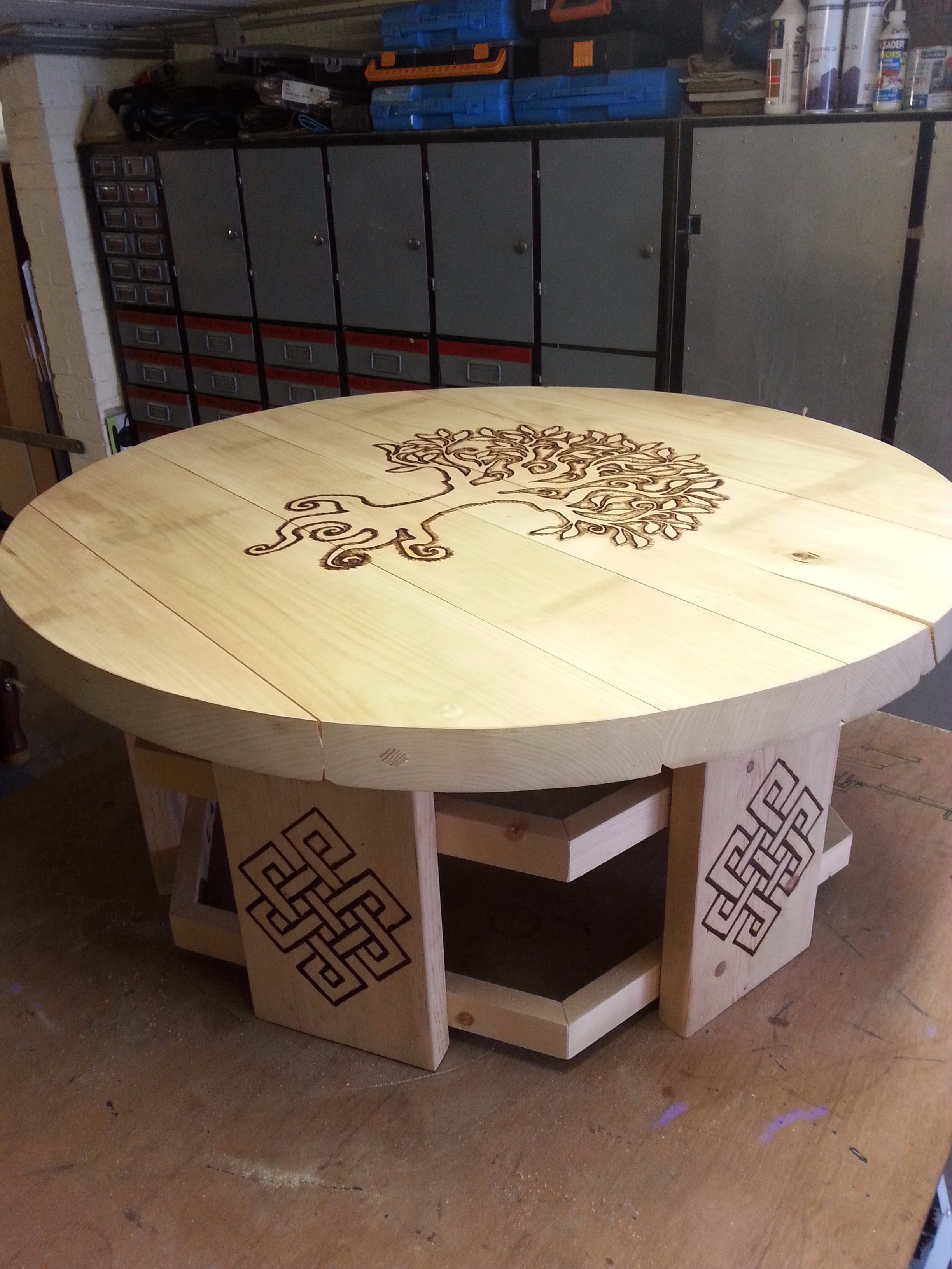 Engrave Tavern Table : 8 Steps (with Pictures) - Instructables