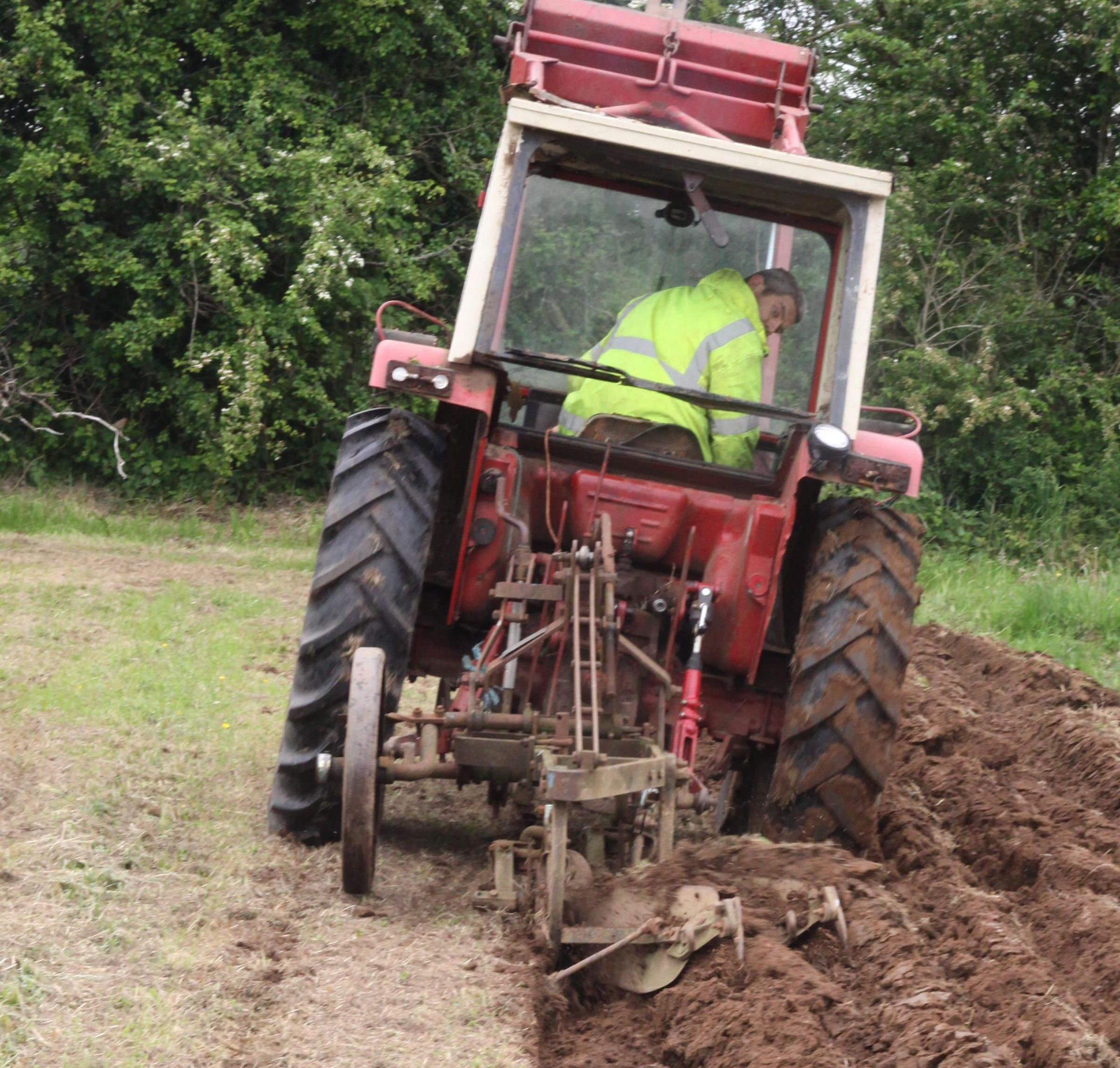 How to Plough or Plow a Field - Basic Instructions : 8 Steps (with ...