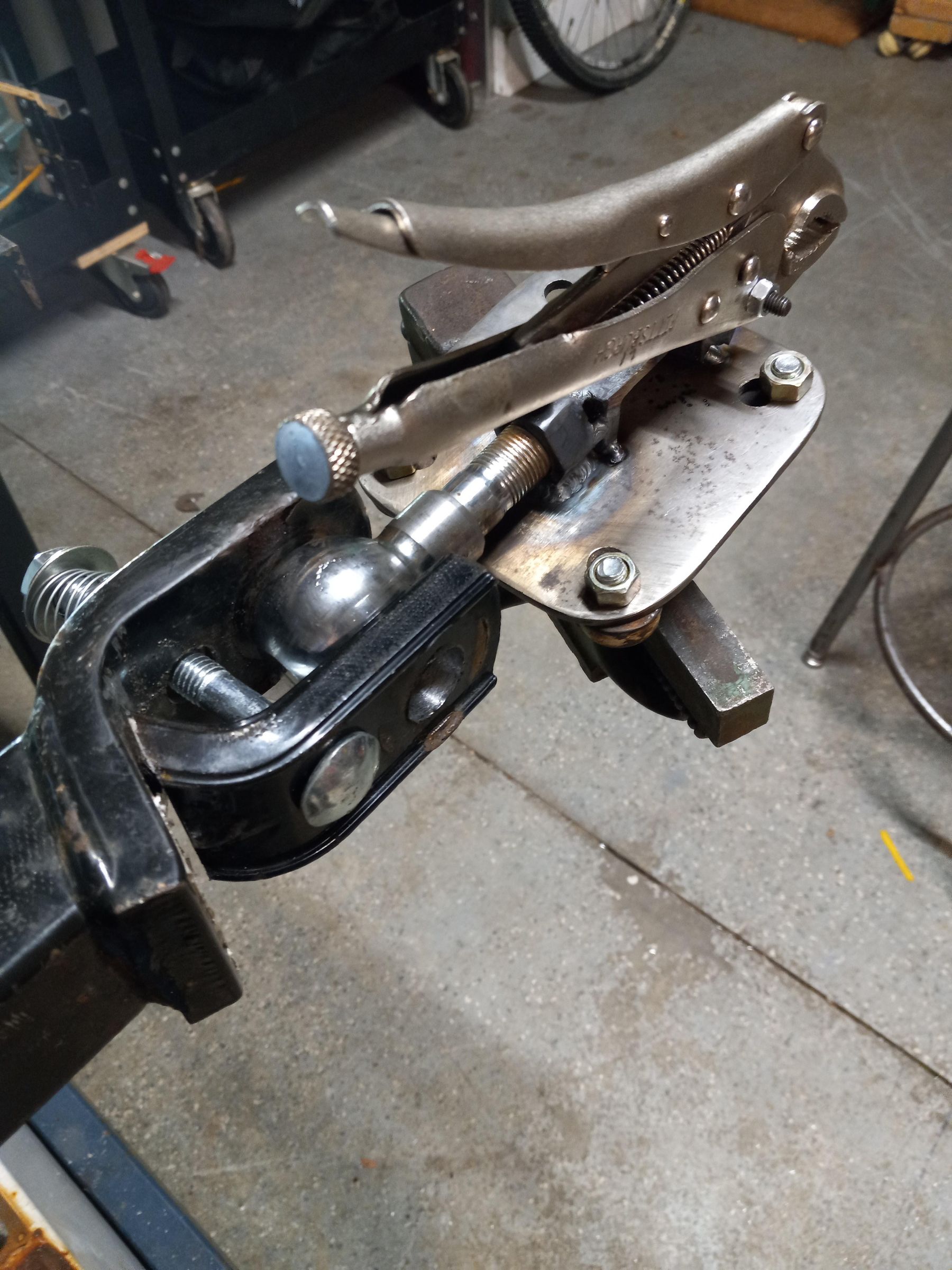 DIY Ball Swivel for Vise/Welding Positioner Out of Reclaimed 2x2 ...