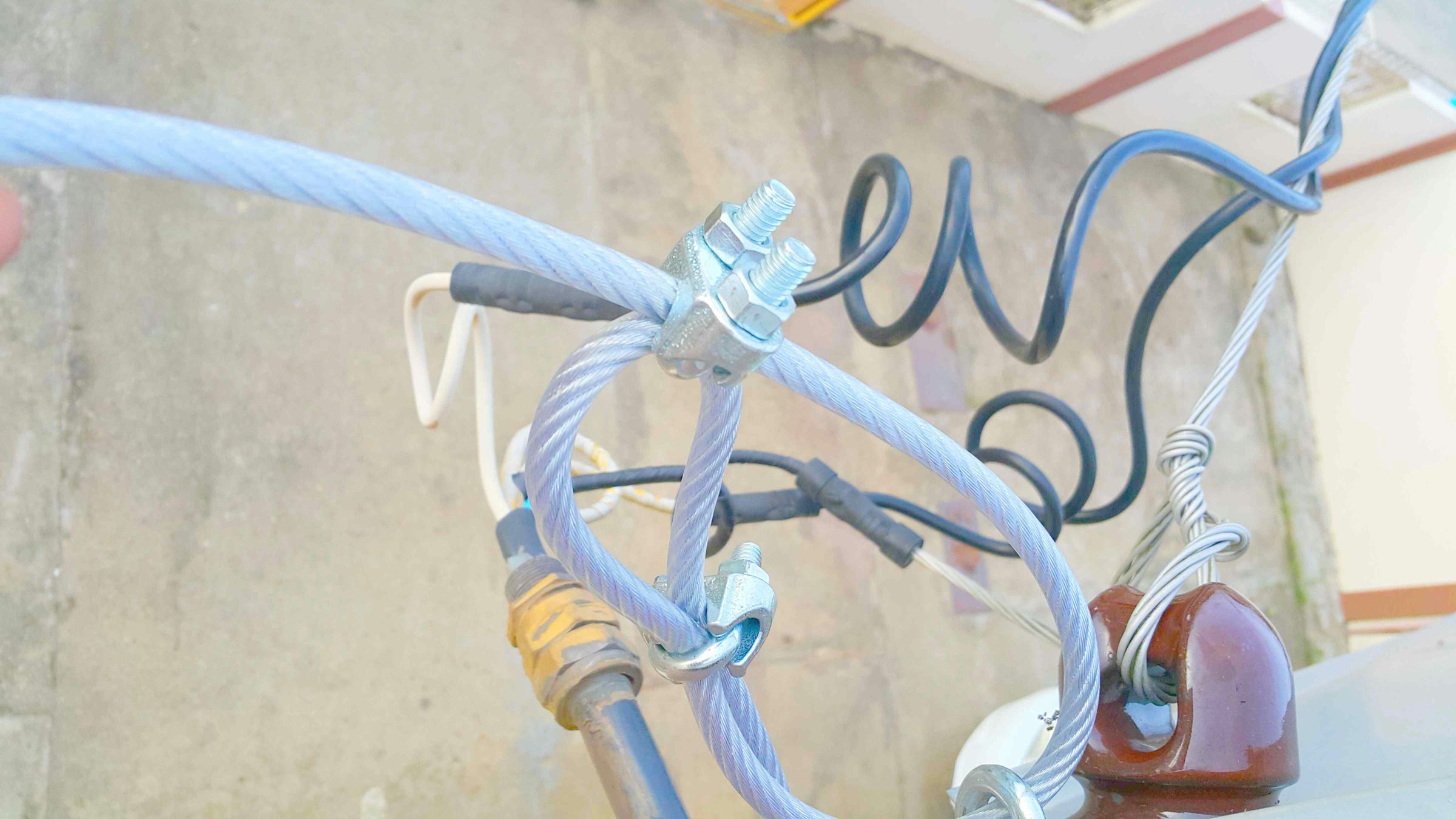 Installing a Roof Safety Line. : 4 Steps - Instructables