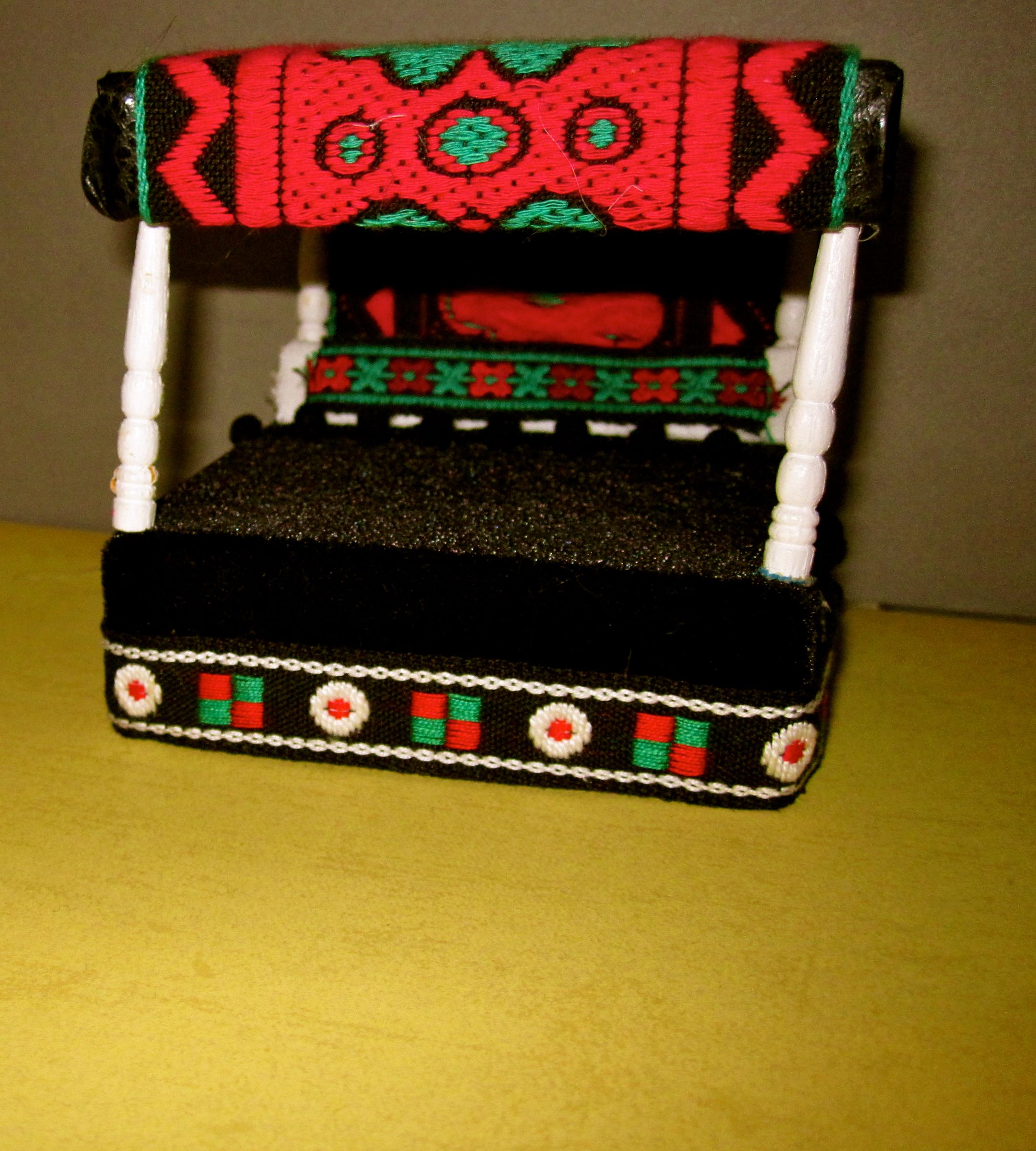 Luxe Miniature Hotel Room : 4 Steps - Instructables