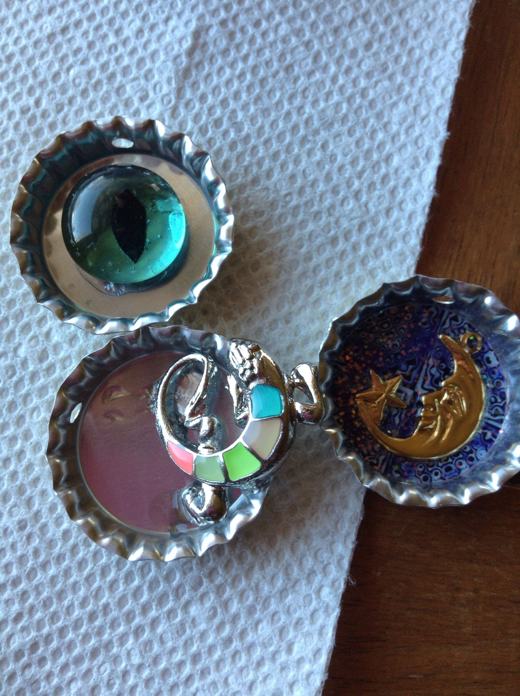 Bottle Cap Decorations : 9 Steps - Instructables