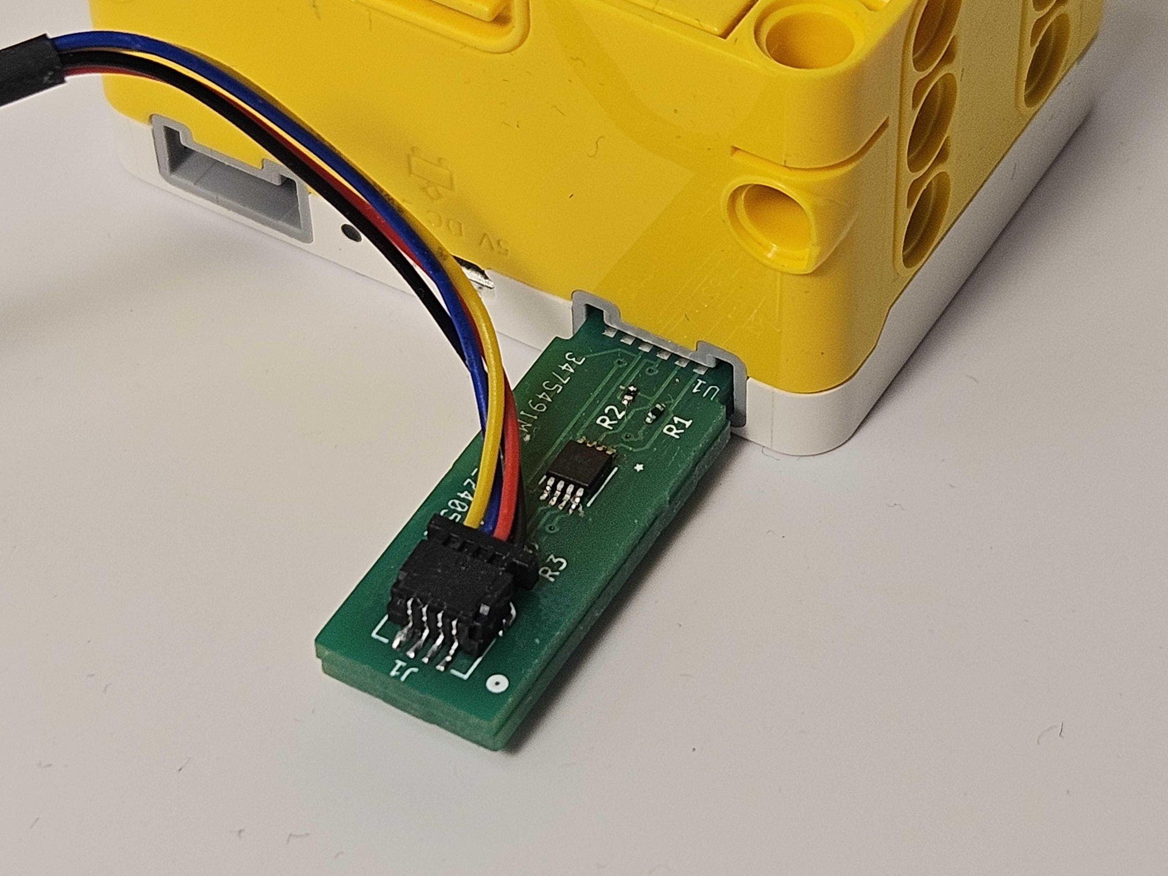 LEGO SPIKE Prime/Essential LPF2 - QWIIC I2C Connector : 3 Steps (with ...