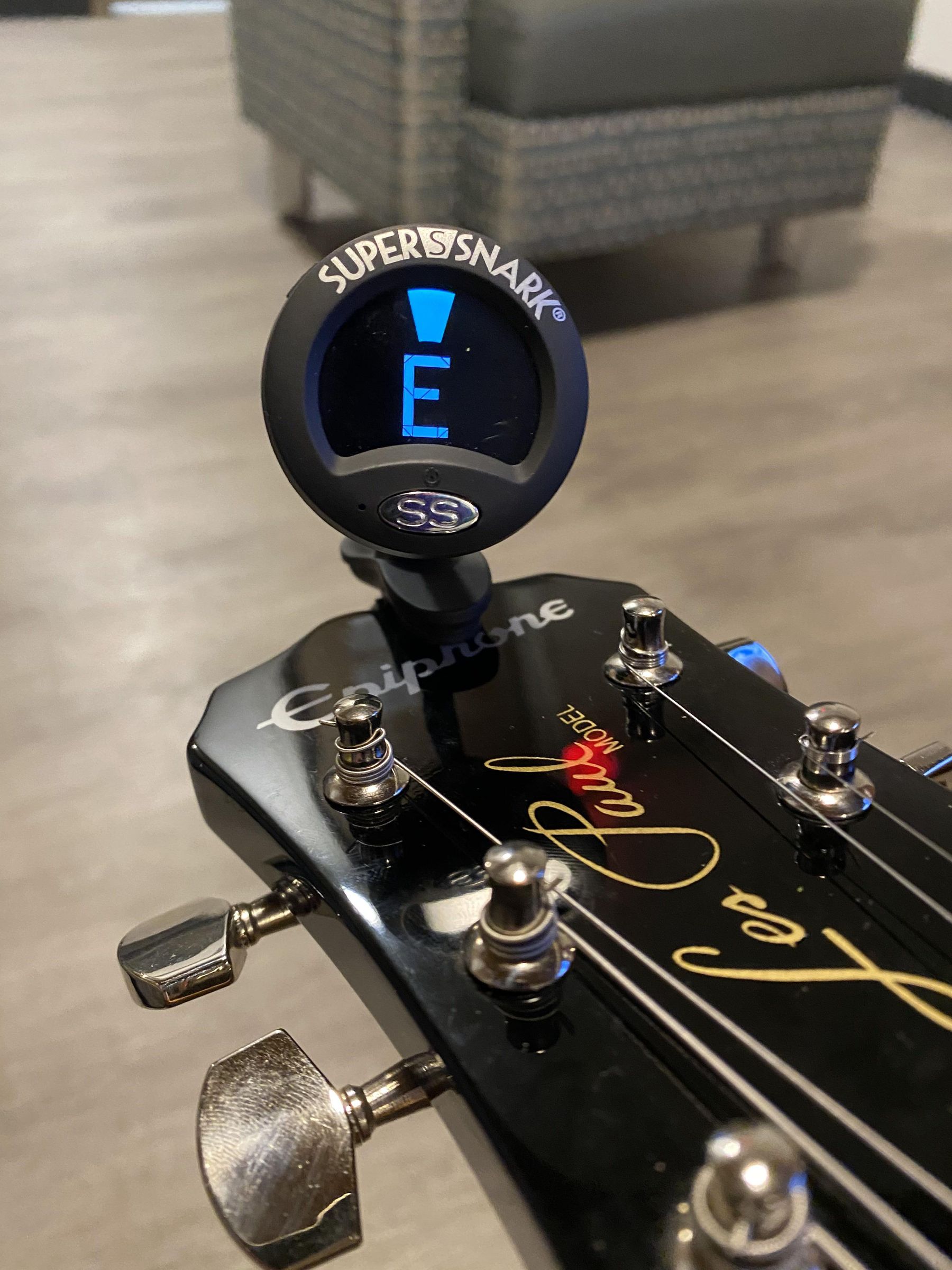How to Change Guitar Strings : 4 Steps (with Pictures) - Instructables