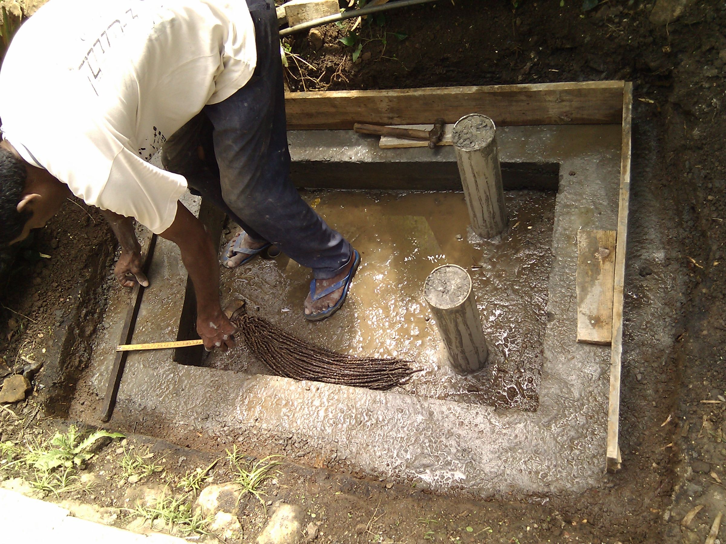 Concrete Pond : 9 Steps (with Pictures) - Instructables