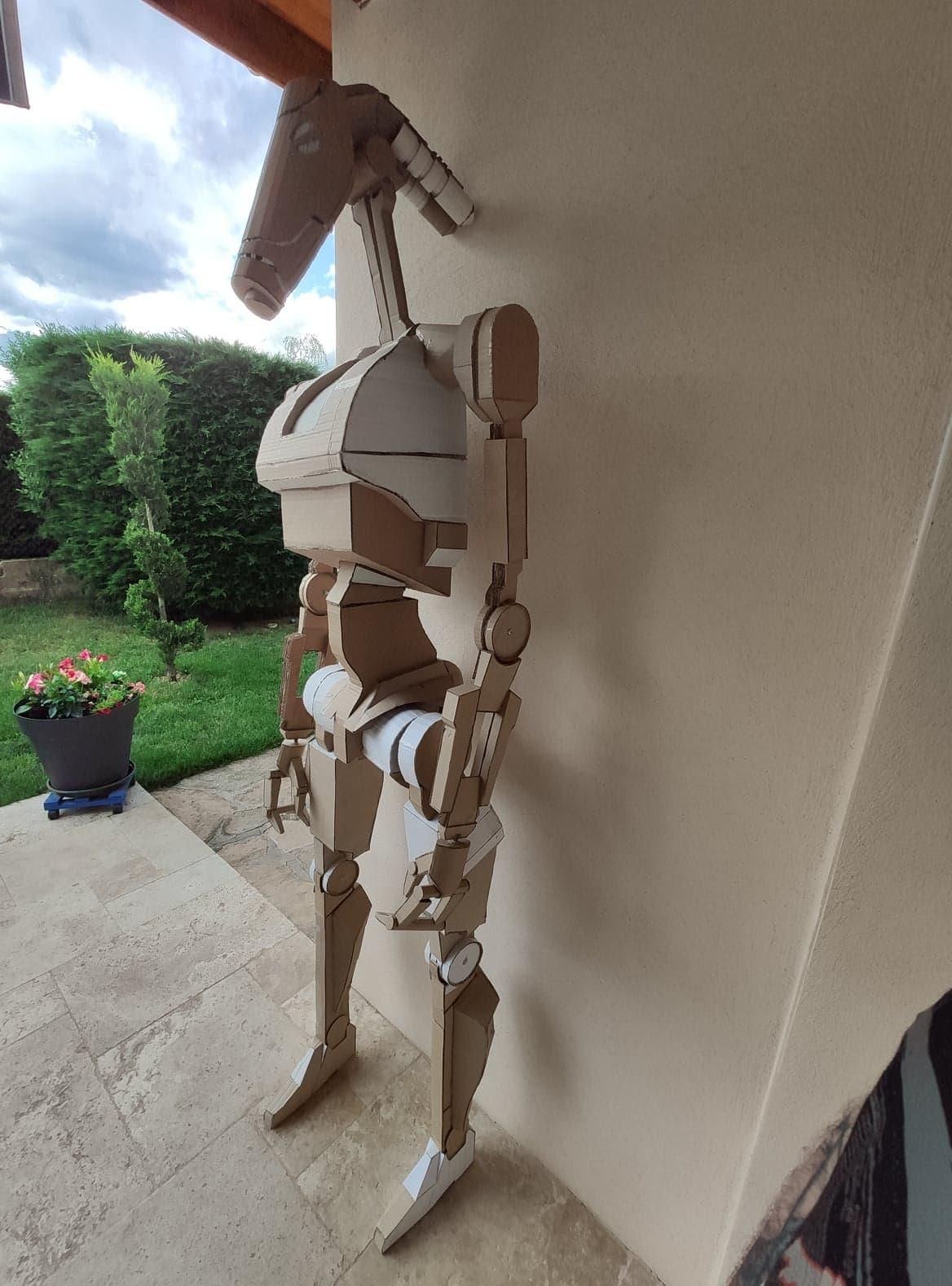 Cardboard Lifesize Battle Droid From Star Wars : 5 Steps - Instructables