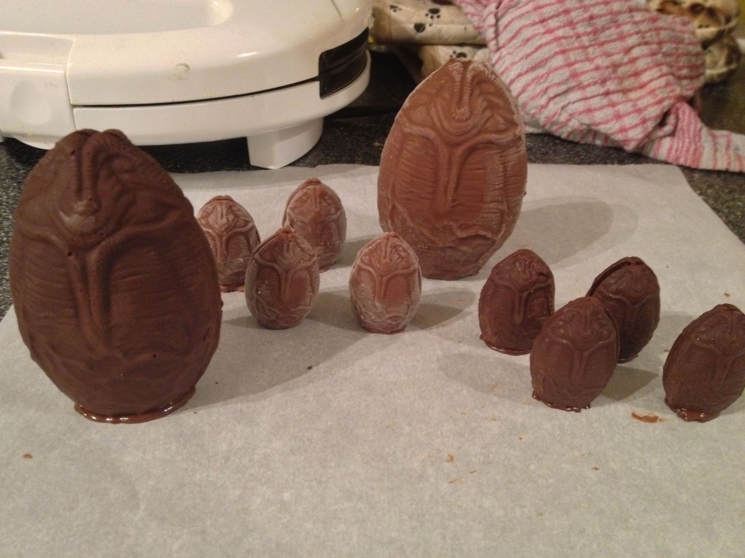 Alien Facehugger Chocolate Eggs. : 5 Steps (with Pictures) - Instructables