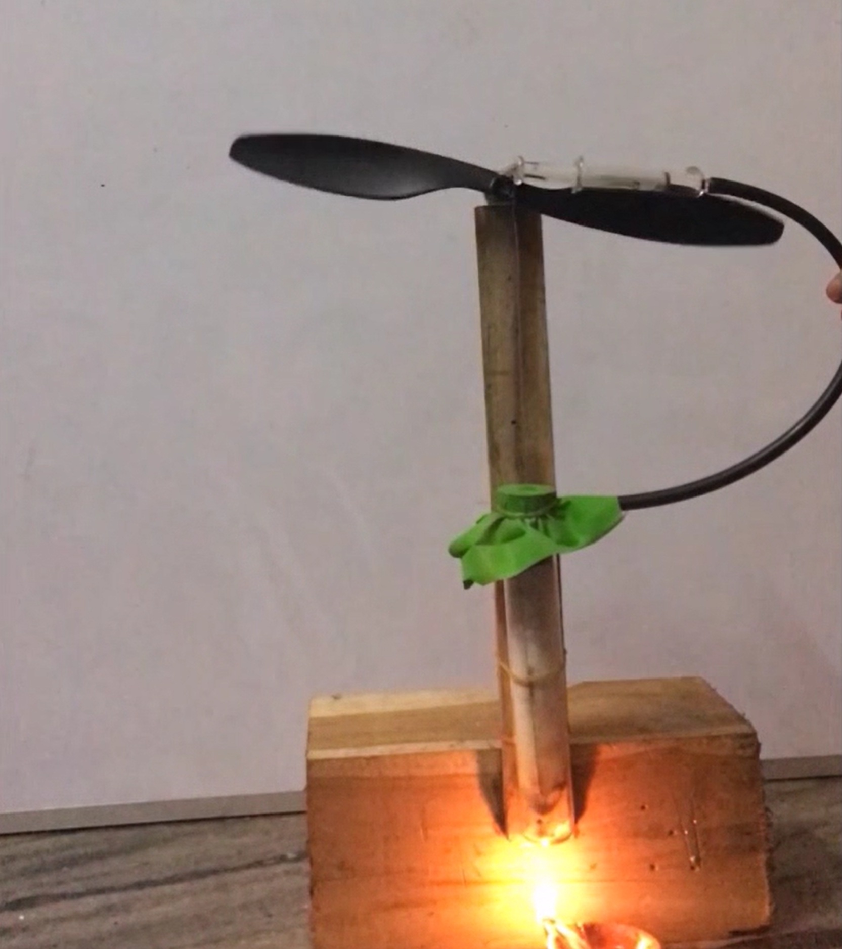 Simple Stirling Engine - Instructables