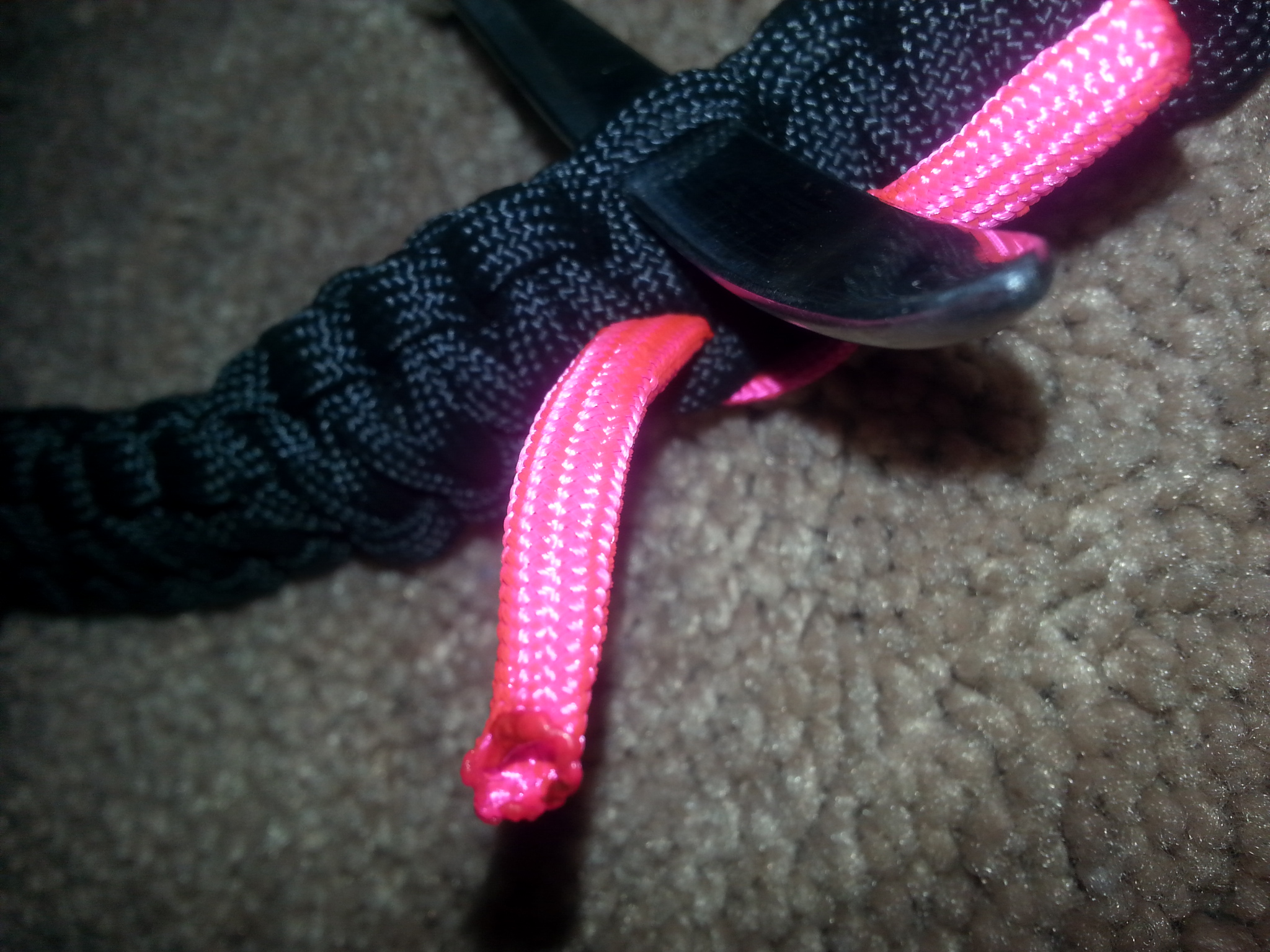 Add an Awareness Ribbon to a Paracord Bracelet : 5 Steps - Instructables