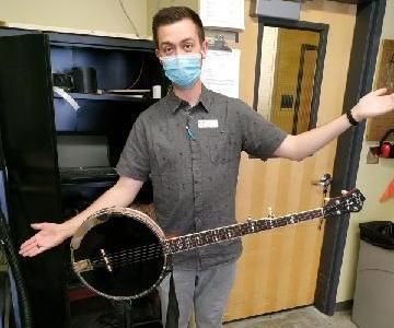 Open Back Banjo Stand : 4 Steps - Instructables