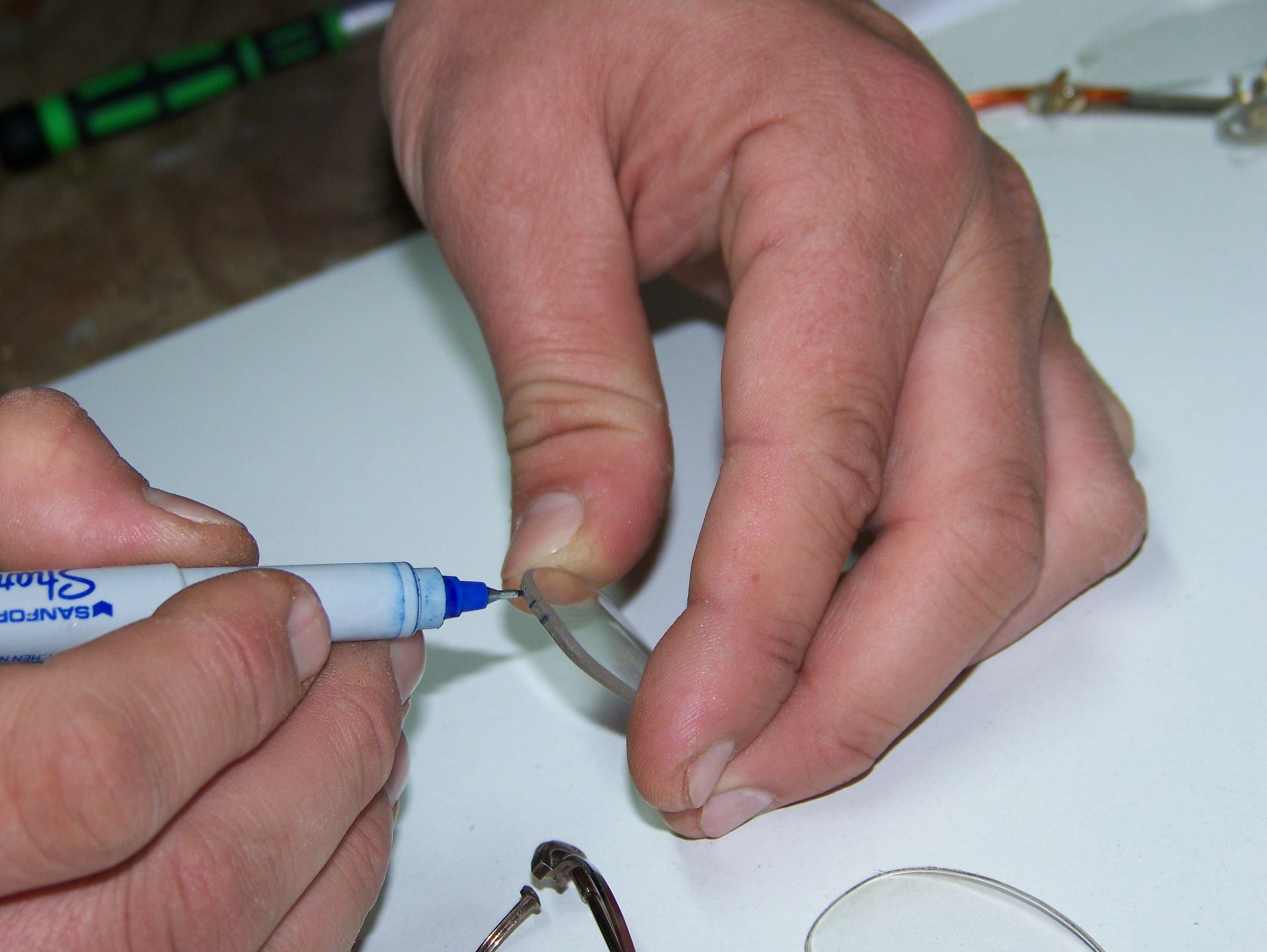 Super Easy Glasses Repair : 5 Steps (with Pictures) - Instructables