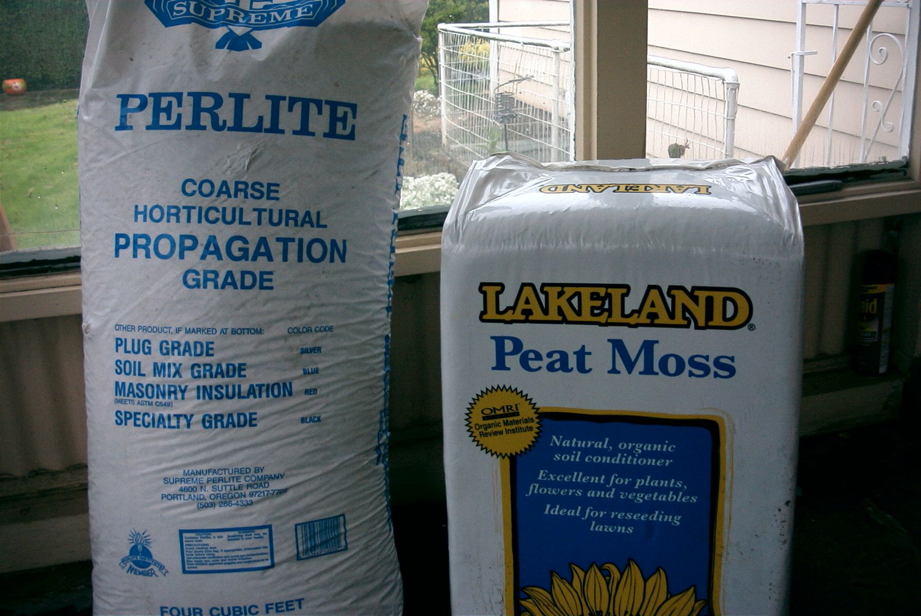 Build a Bog for Carnivorous Plants in Your Backyard! : 3 Steps (with ...