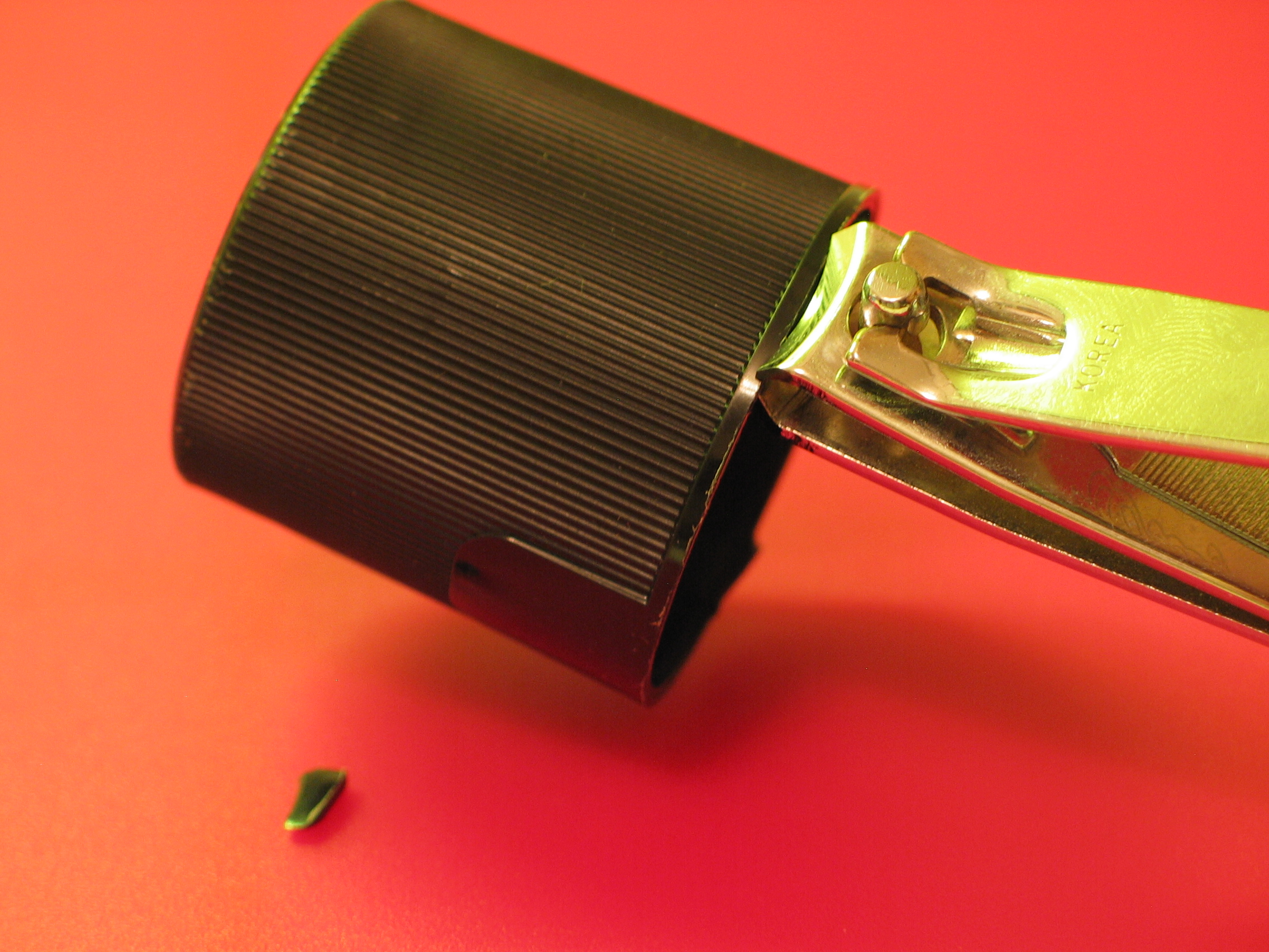 How to Make Evil Childproof Caps Easy to Open : 10 Steps (with Pictures ...