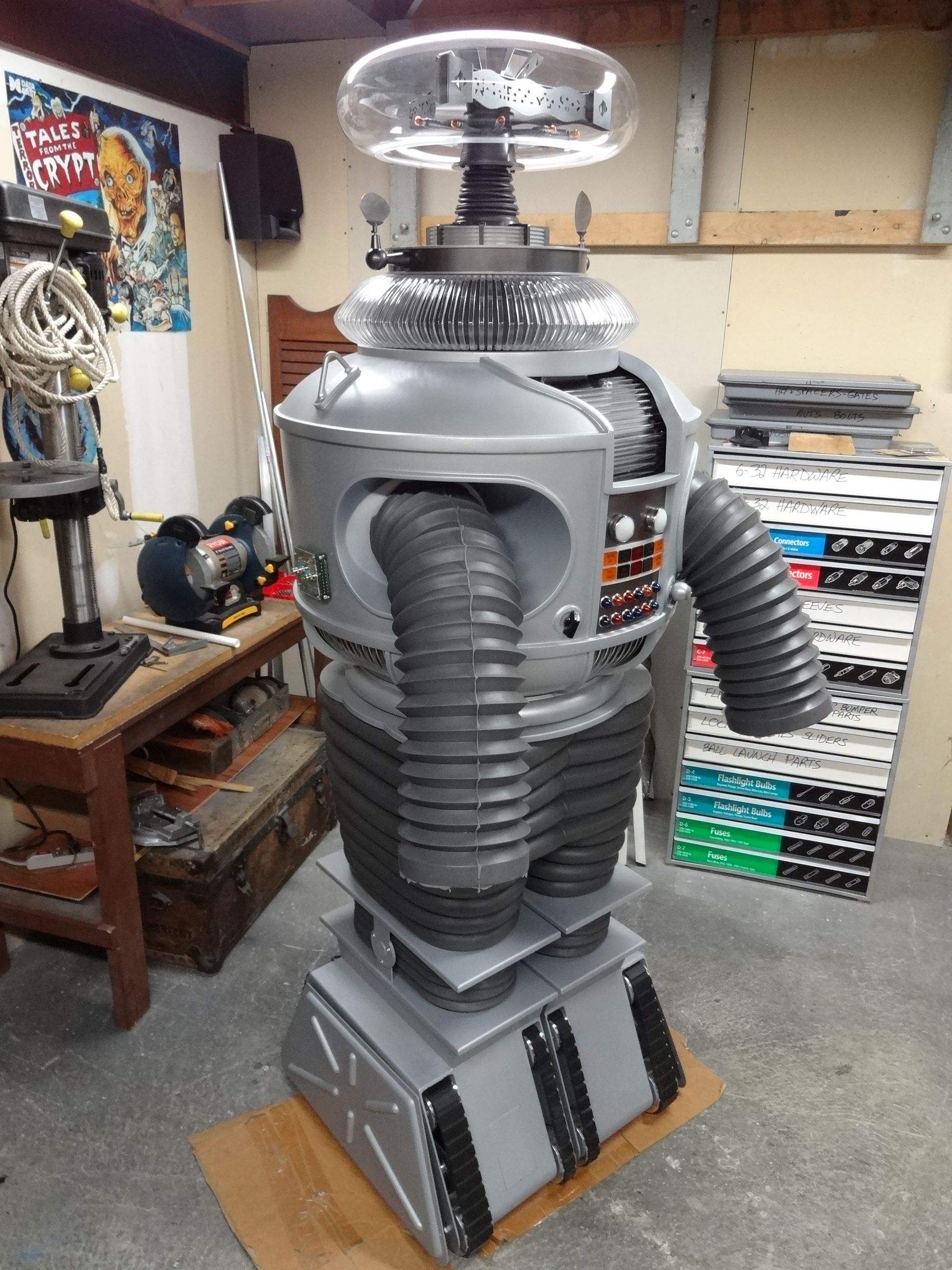 EZ Robot Controlled Lost in Space B9 Robot (with Pictures) - Instructables