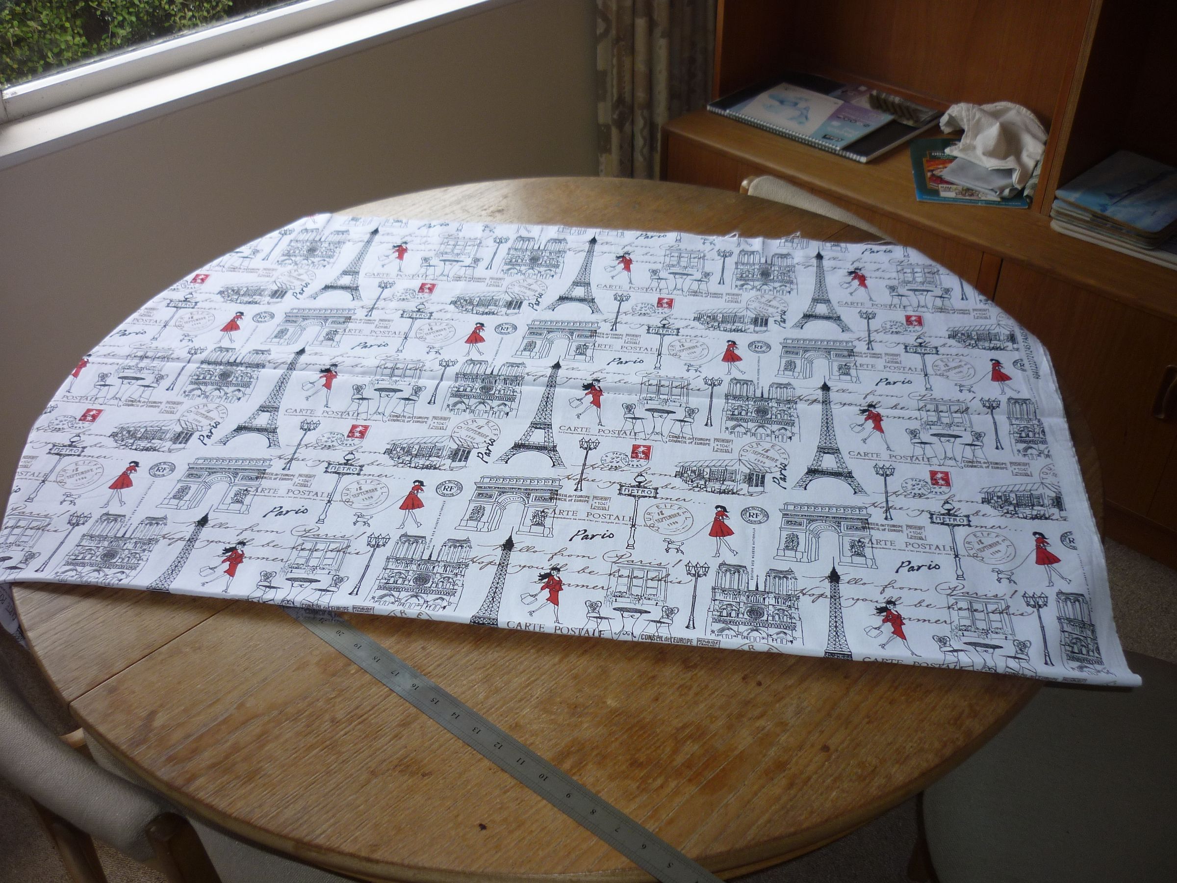 Sew an Octagonal Tablecloth Without a Pattern : 5 Steps - Instructables