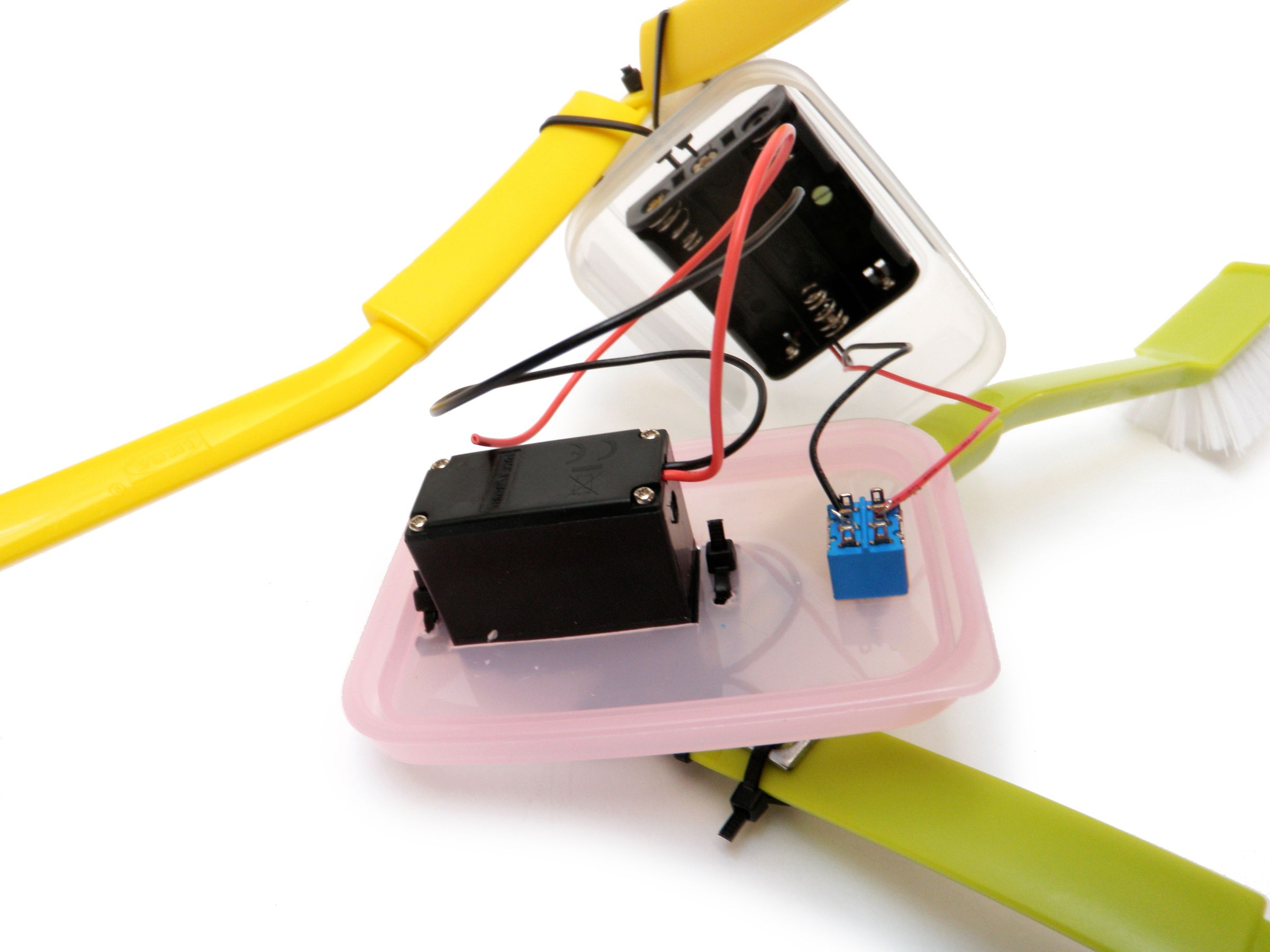 Simple Bots: Skitter : 20 Steps (with Pictures) - Instructables