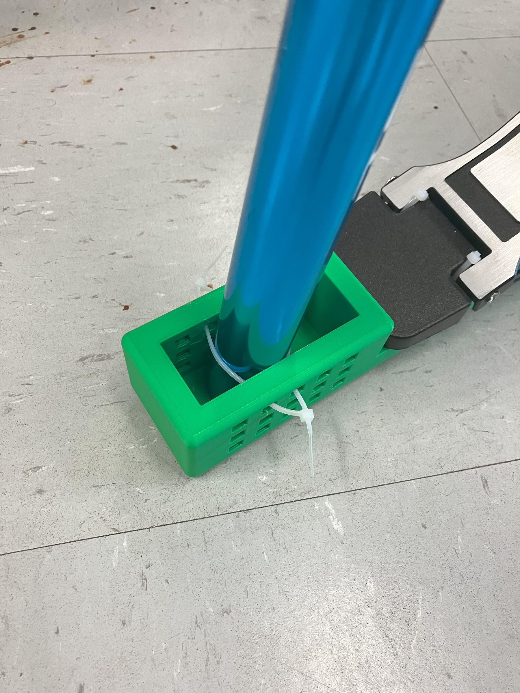 Adaptive Arm-lifting Attachment for a Standard Walker : 6 Steps ...