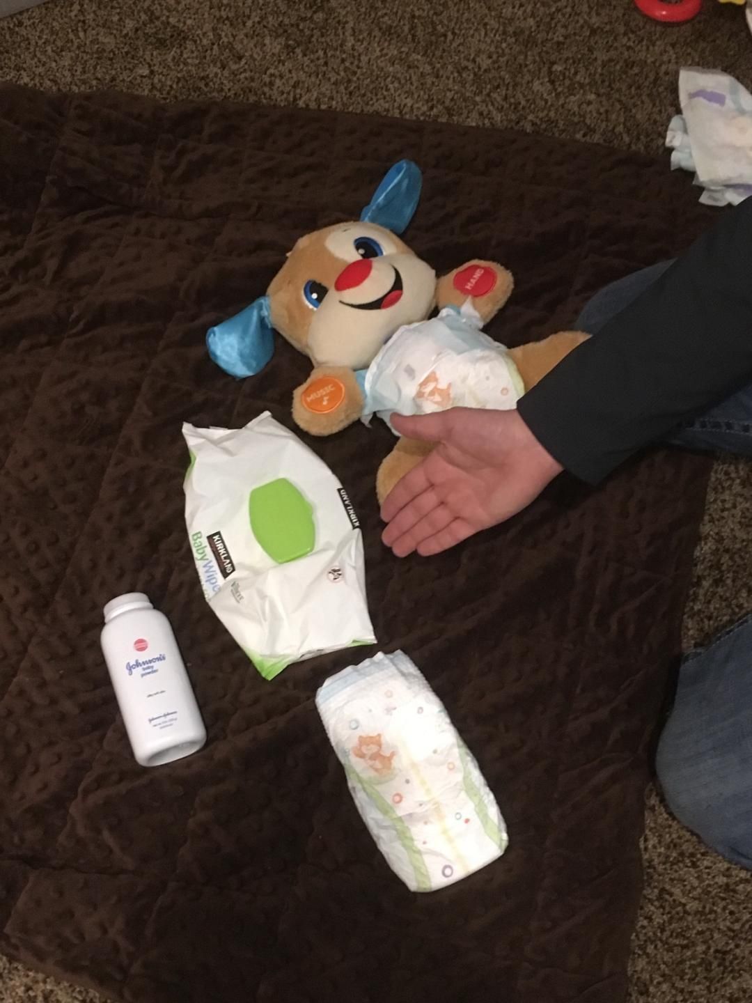 How to Change a Diaper : 11 Steps (with Pictures) - Instructables