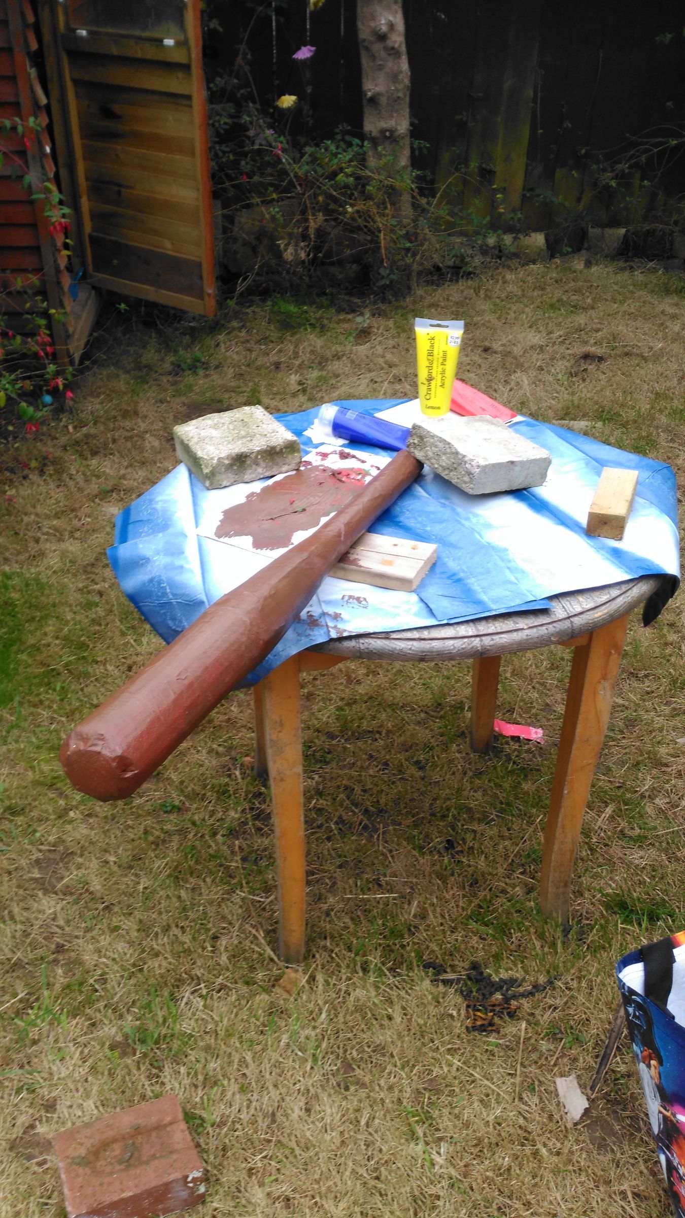 Negan's Bat: From Cardboard : 5 Steps (with Pictures) - Instructables