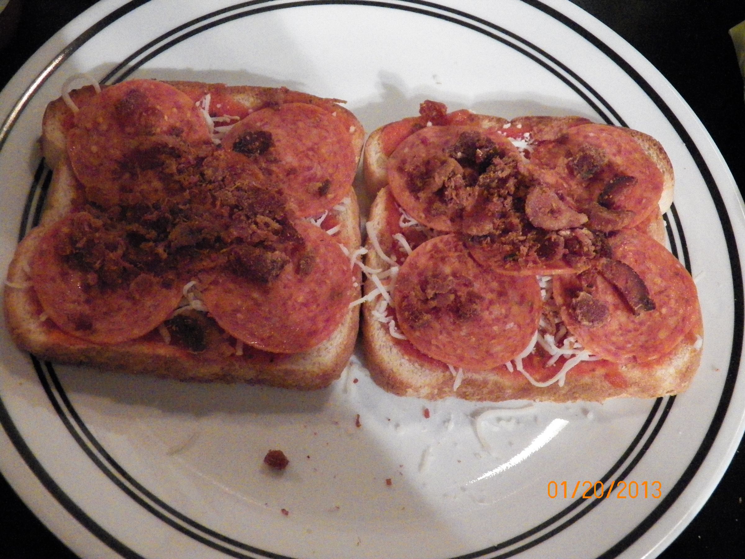 Homemade Microwave Pizza : 5 Steps - Instructables