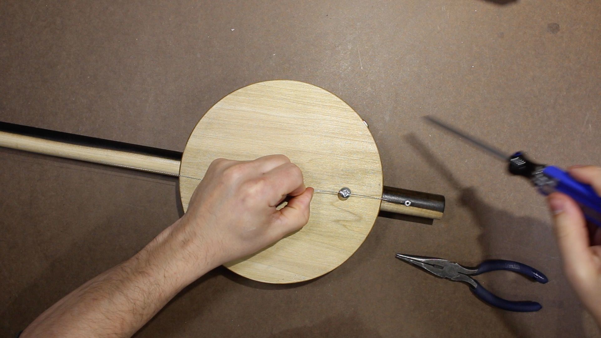 Diddley Bow : 17 Steps (with Pictures) - Instructables