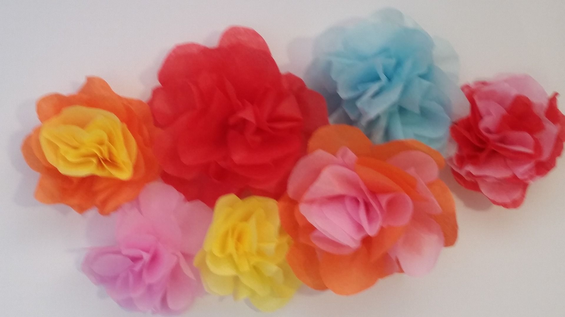 How to Make Tissue Paper Flowers : 5 Steps - Instructables