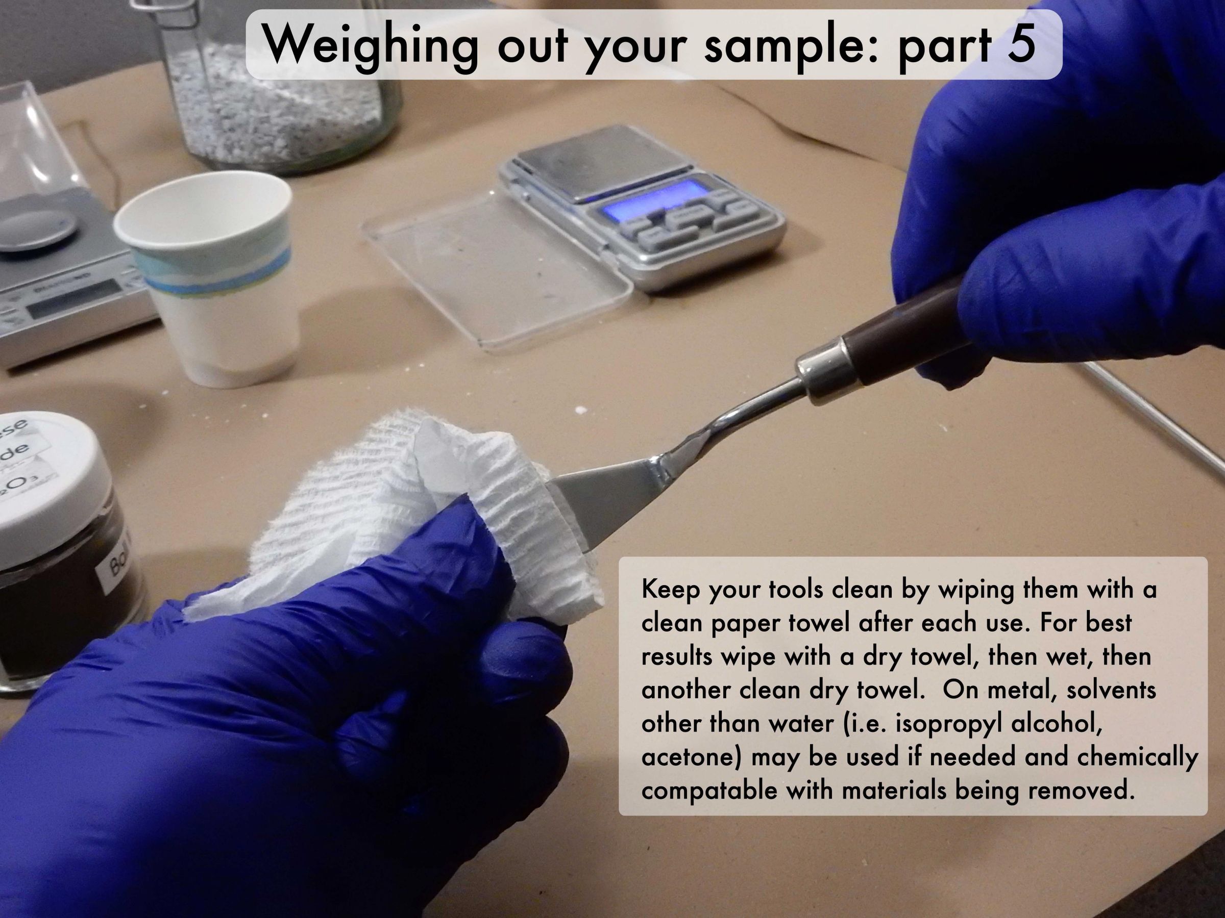 Weighing Small Quantities of Compounds With Digital Scales : 5 Steps ...