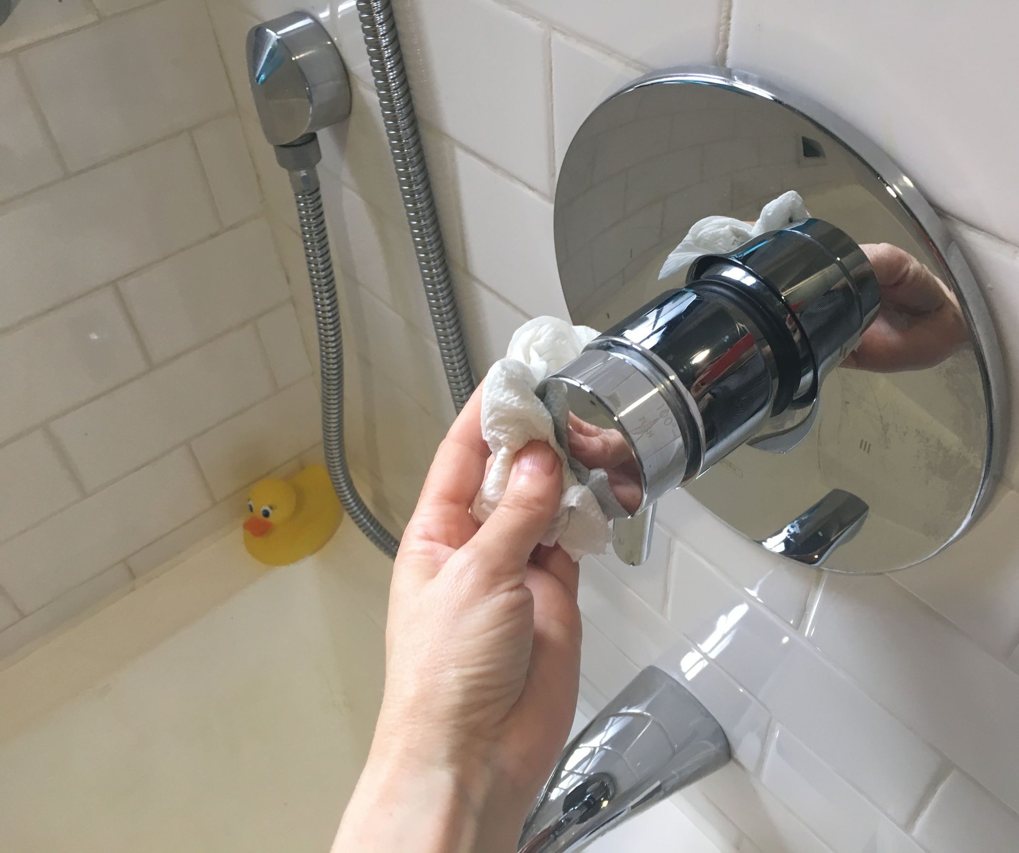 How to Clean a Bathroom (with 6 DIY Cleaning Product Recipes!) : 8 ...