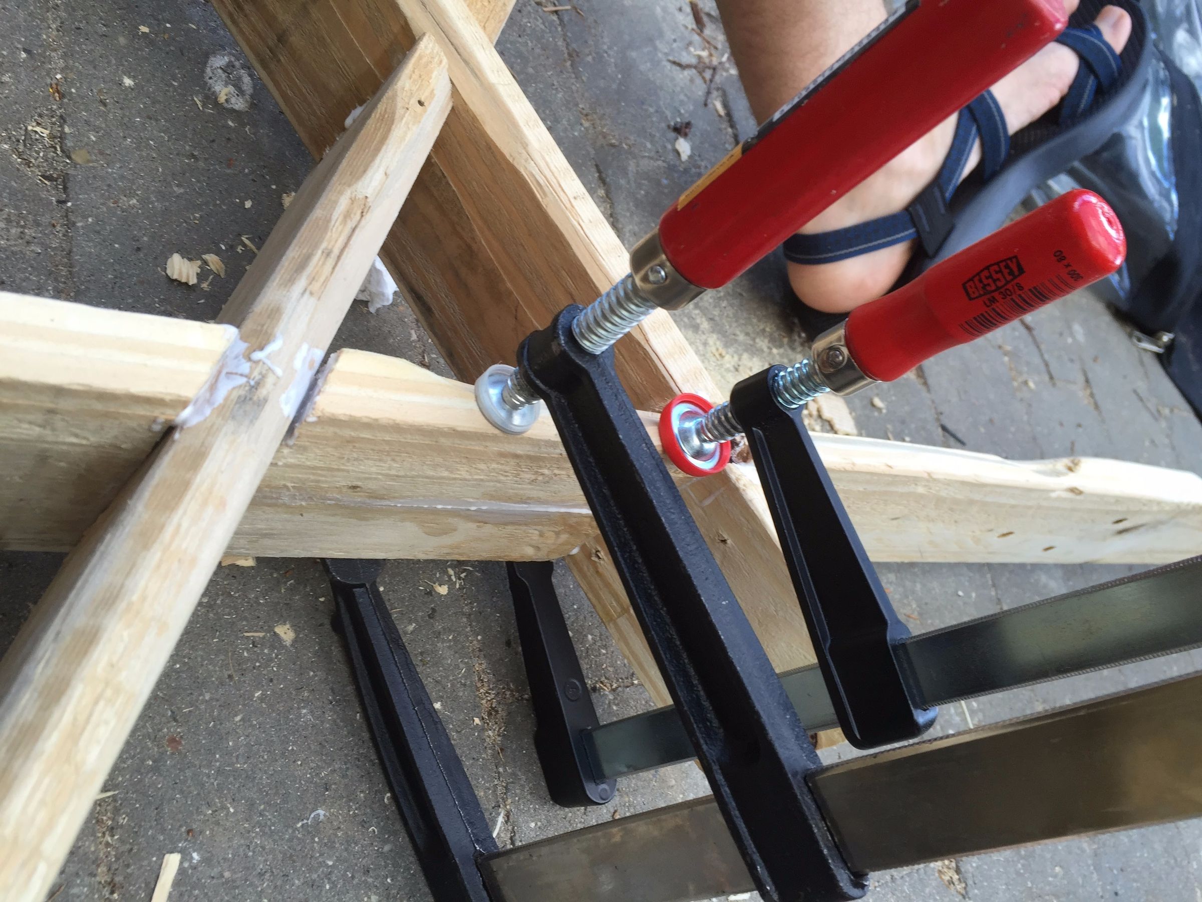 Clothes Drying Rack Out of Pallets and Paracord : 4 Steps (with ...