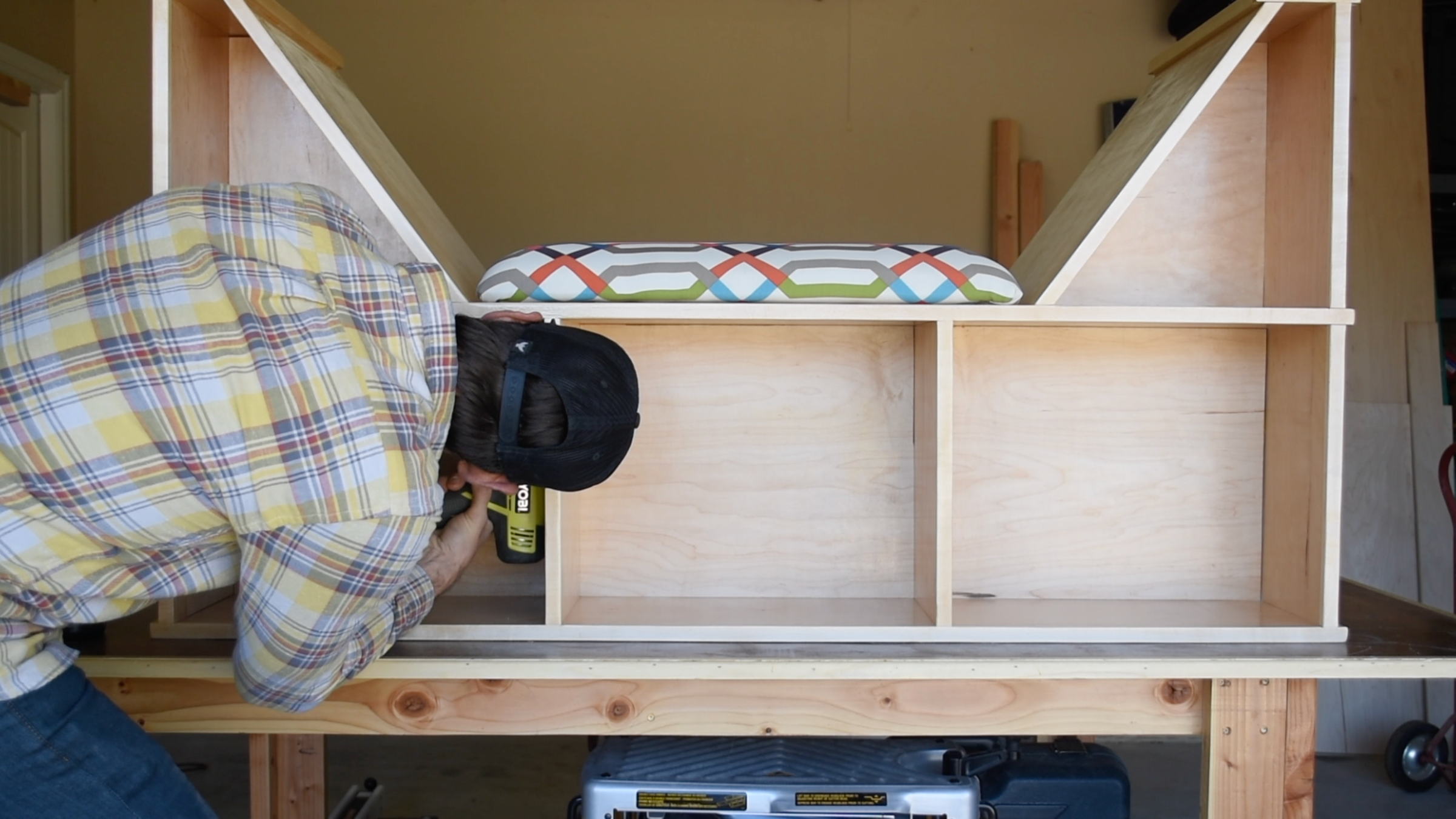 How to Build an Awesome Reading Nook With Book Storage. : 6 Steps (with ...