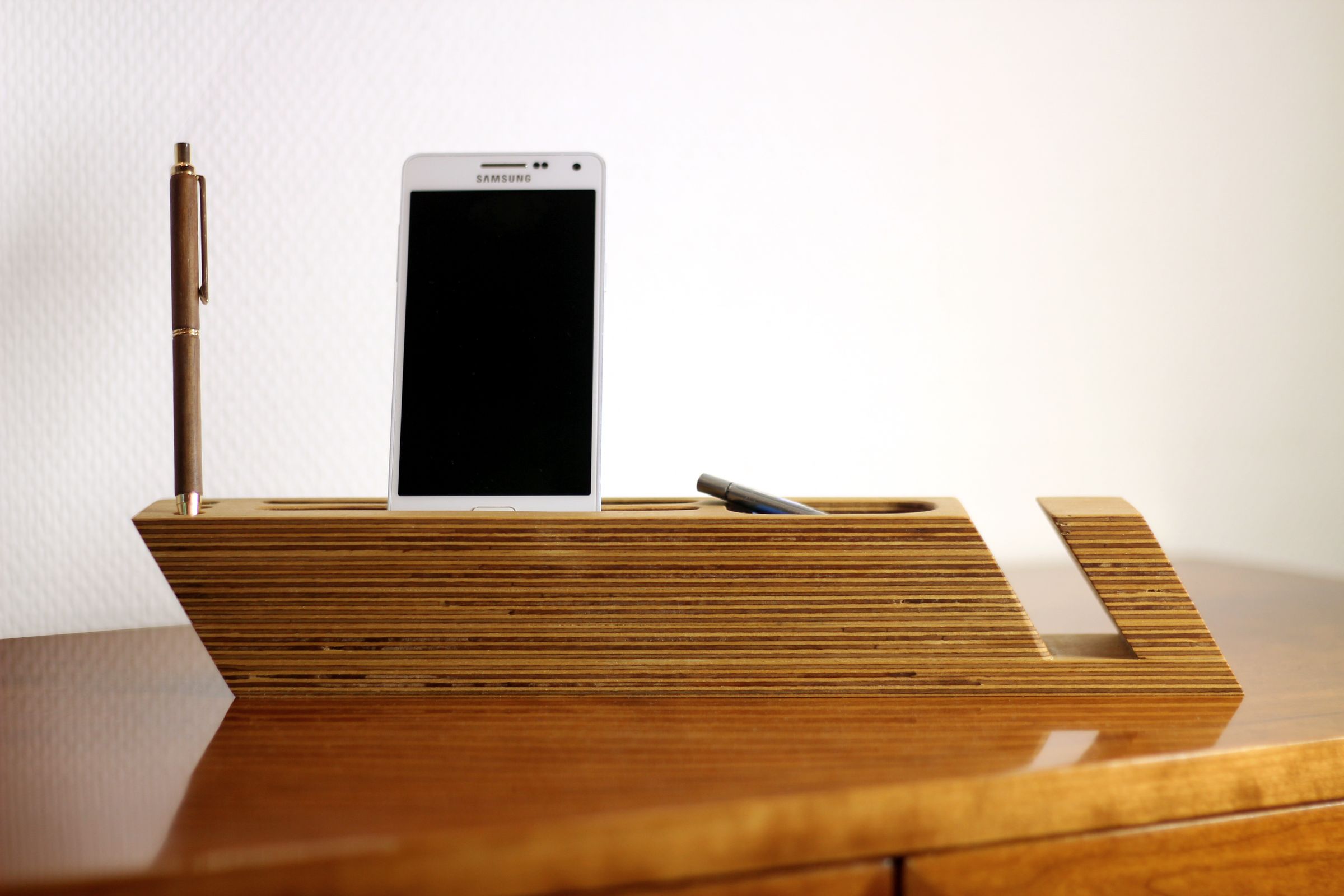 Table Organizer Inspired by Scandinavian Design : 5 Steps (with ...