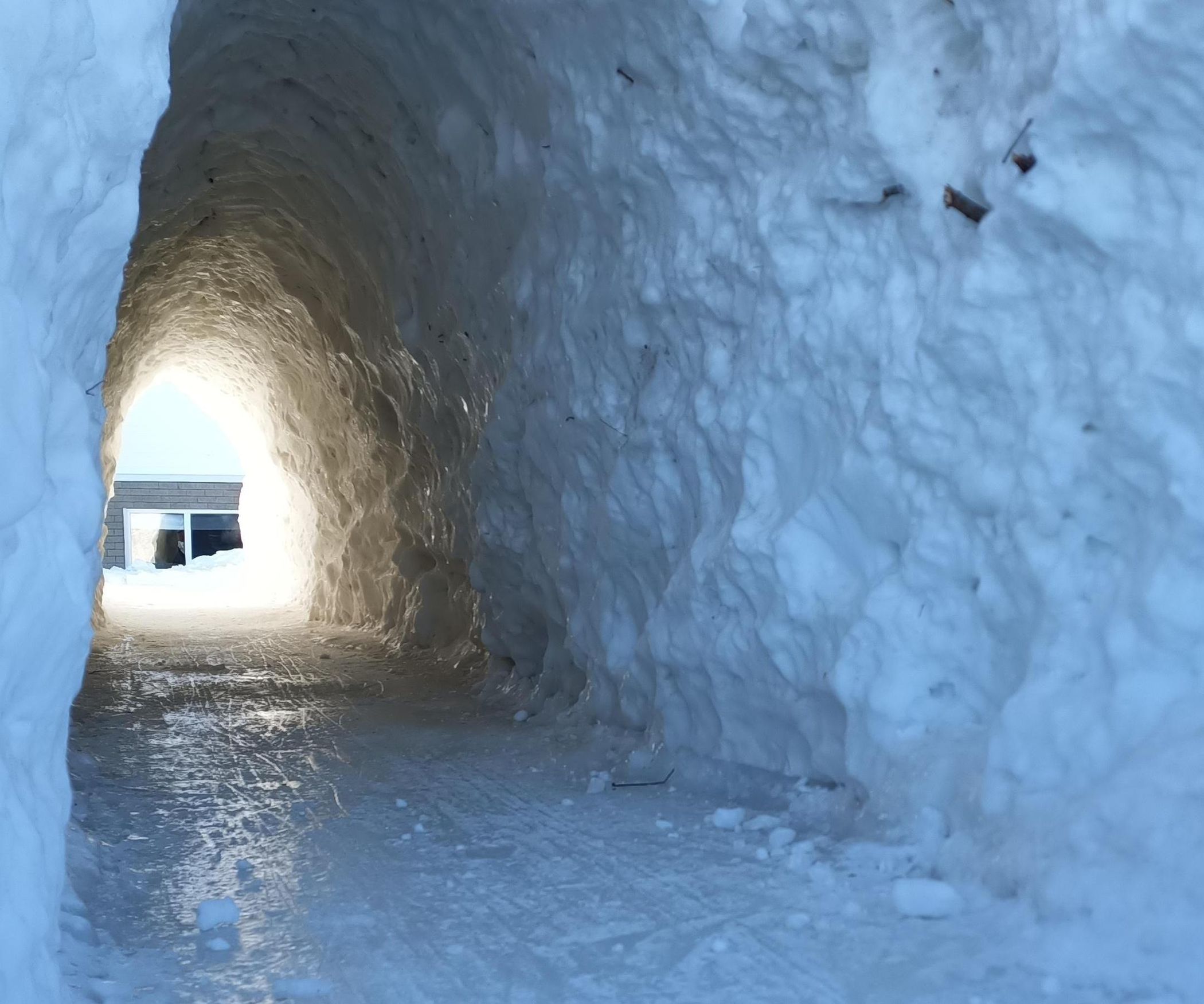 Making Ice Trails and Tunnels Through Snow : 7 Steps - Instructables