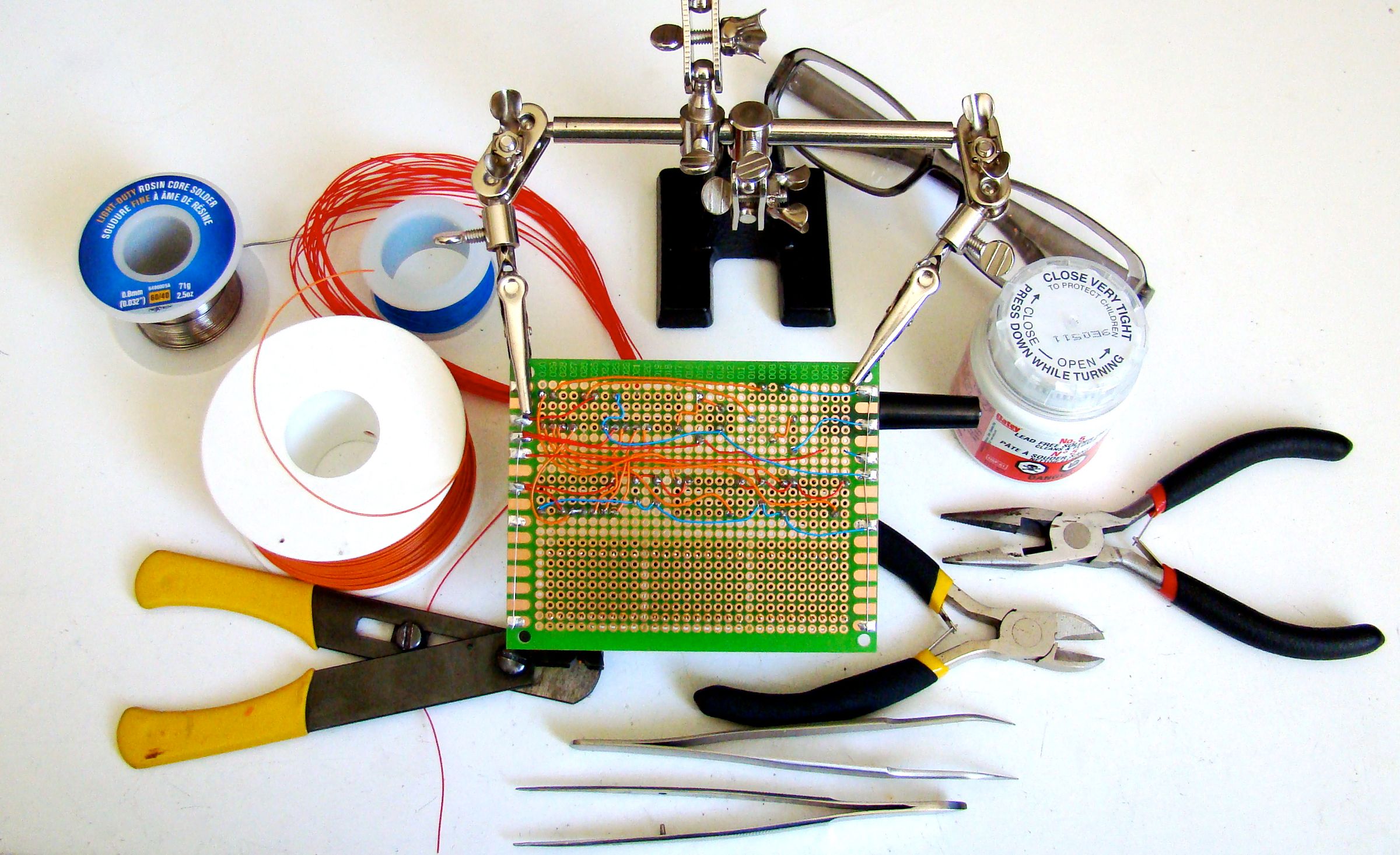 Applying Circuit Diagrams To Prototype Boards 7.5 X 5cm Pcb