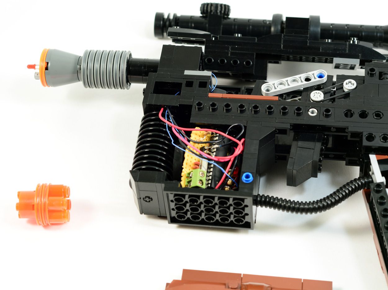 Electronic LEGO DL-44 Blaster (Light & Sound) : 11 Steps (with Pictures ...