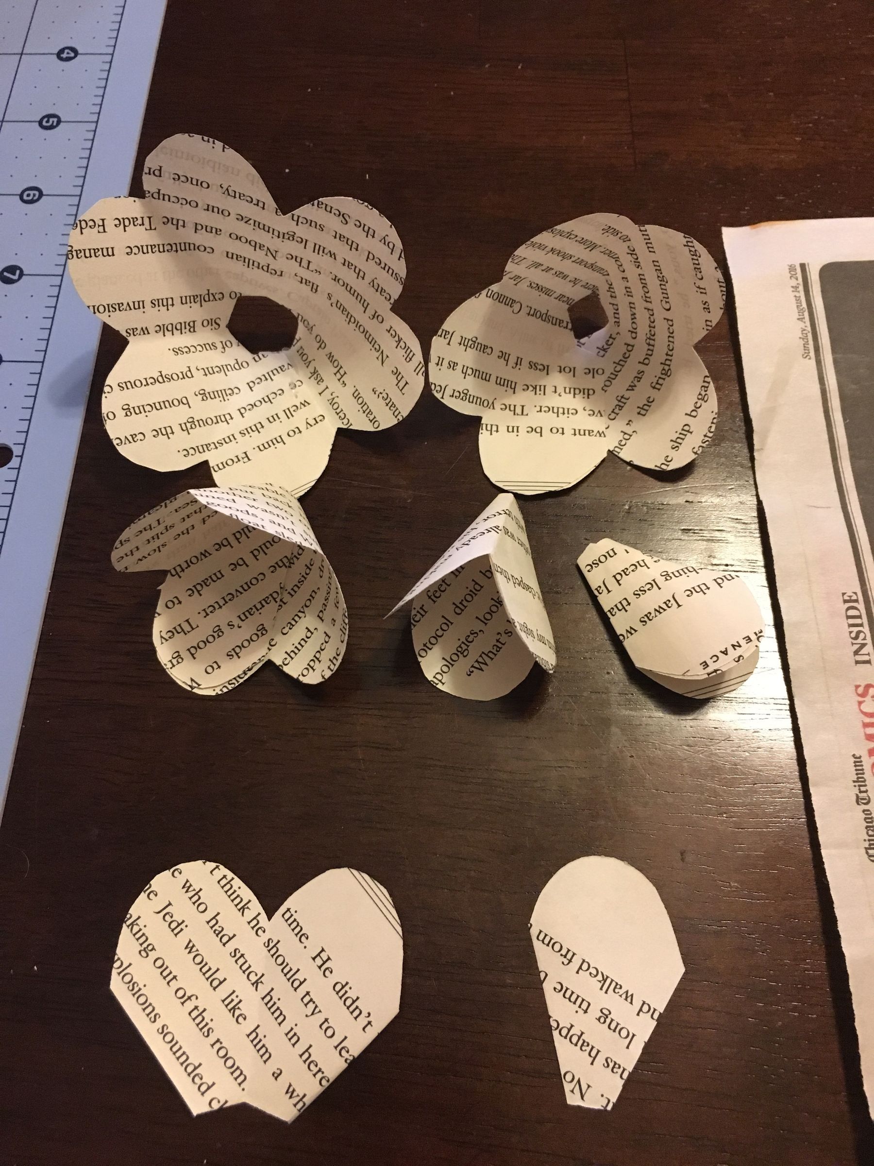 How to Make Book Page Flowers : 7 Steps (with Pictures) - Instructables