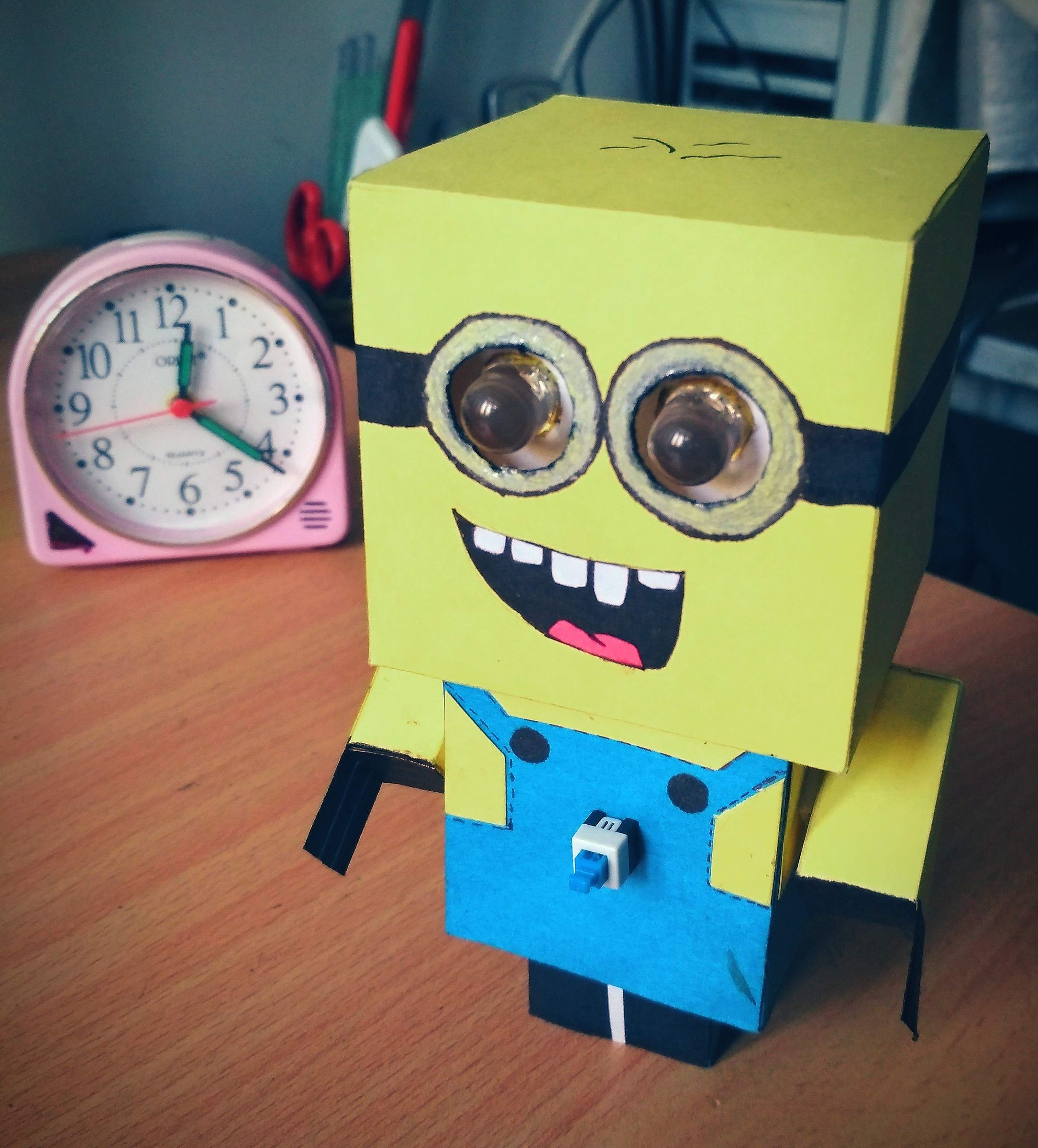 Minion Cubecraft Toy (A Flashlight Toy) : 4 Steps - Instructables
