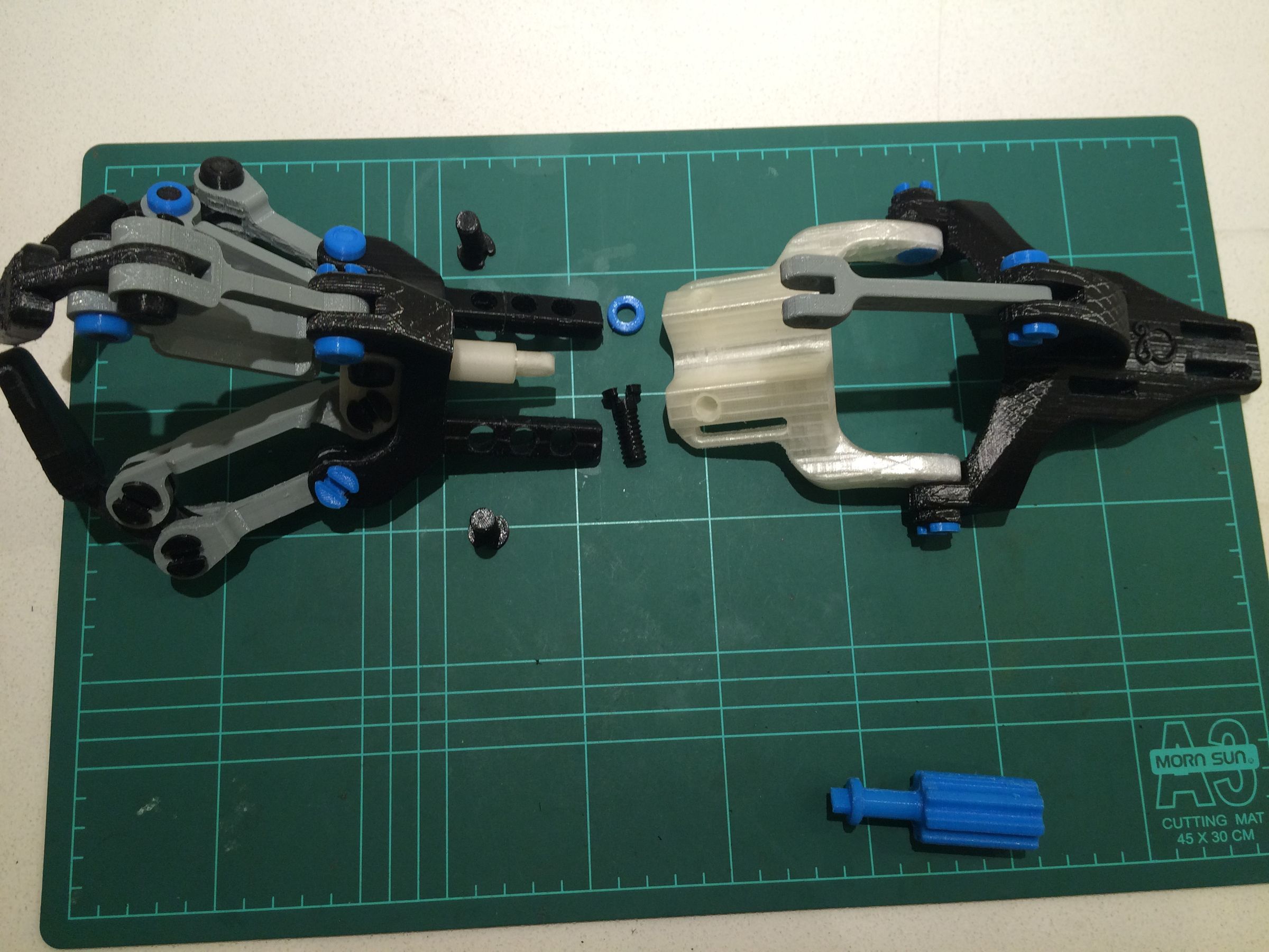 Black Ram Hand (Robotic/Prosthetic Hybrid) : 8 Steps (with Pictures ...