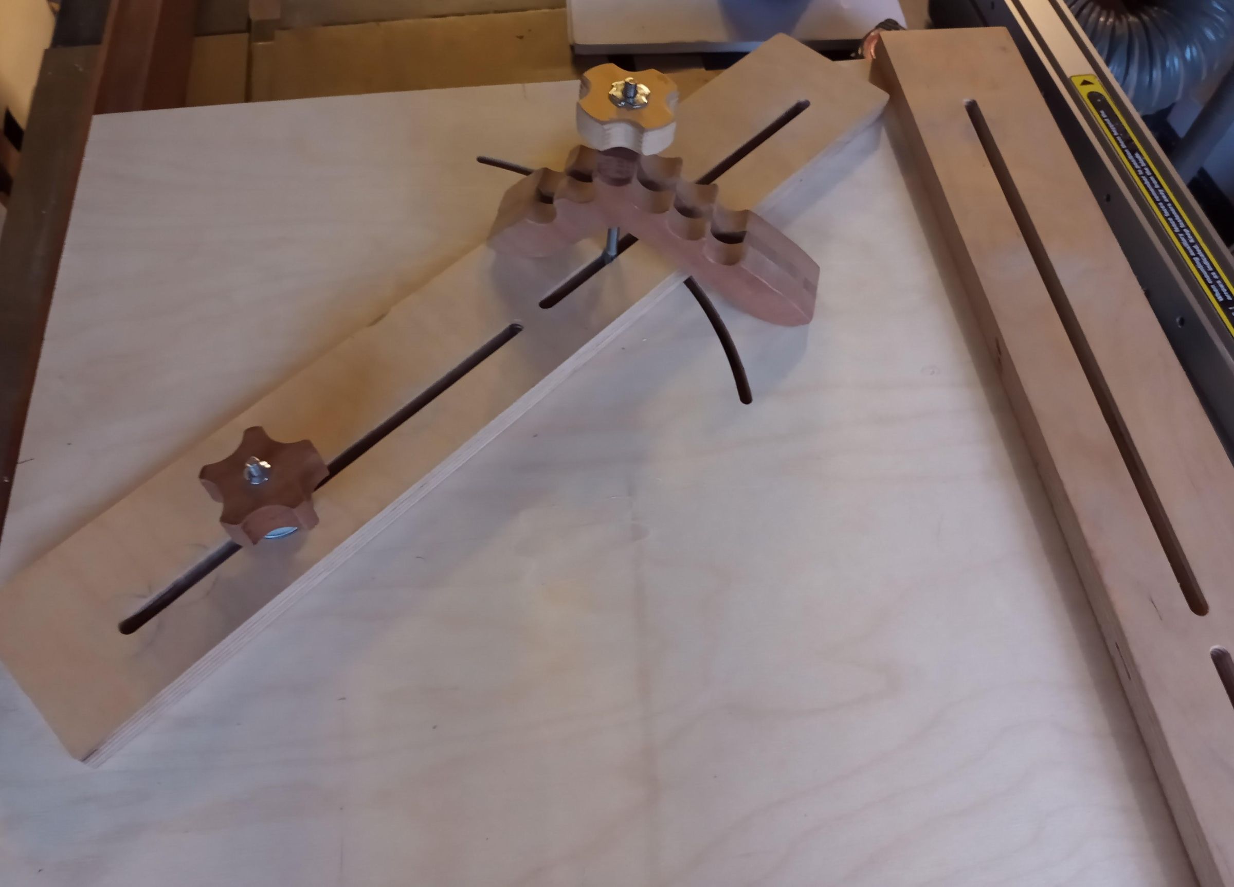 Clamping & Layout Worktop : 8 Steps (with Pictures) - Instructables