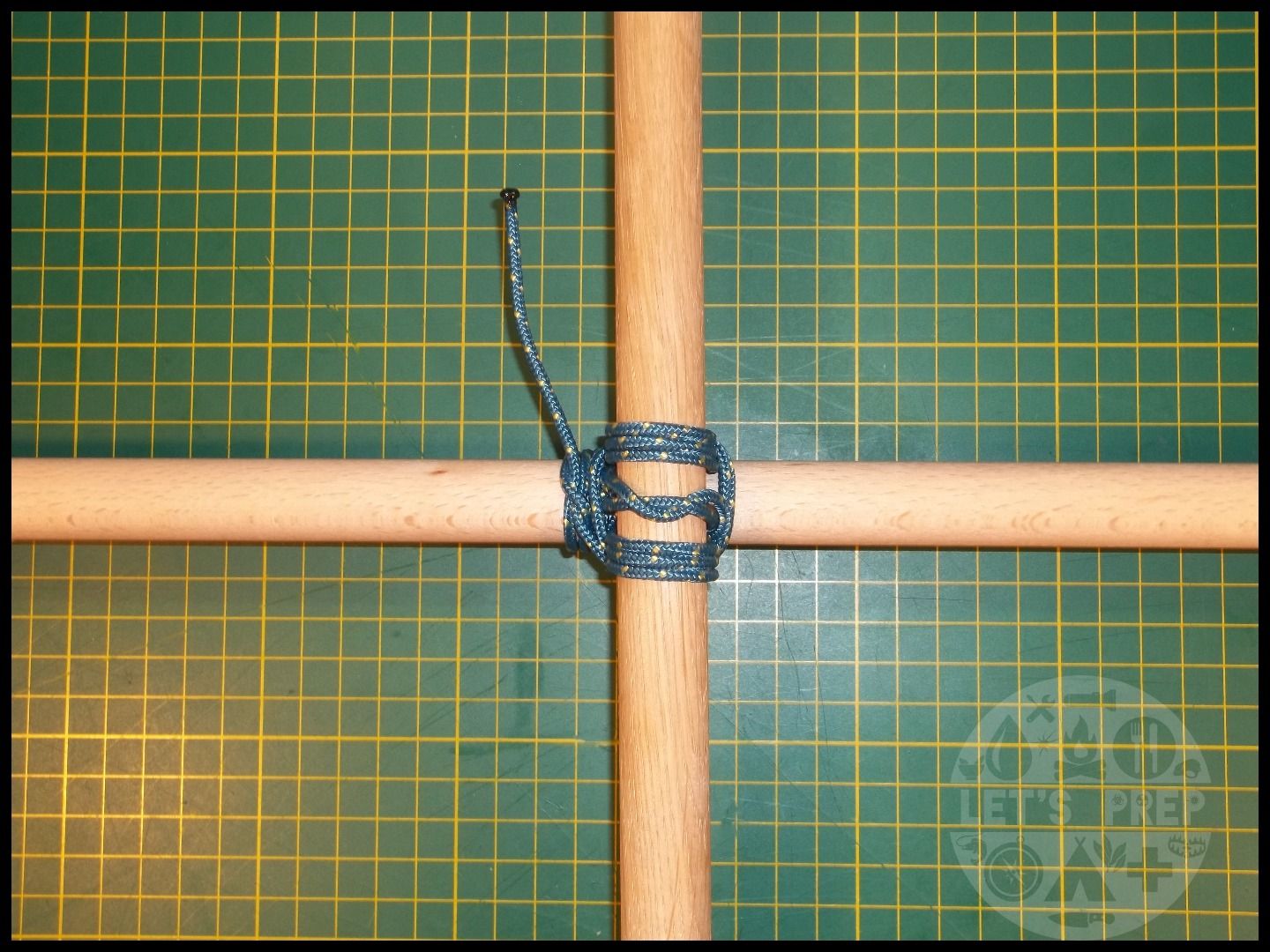 Quick Skills #4: How to Tie Lashings - Pt.1 Square Lashing : 7 Steps ...