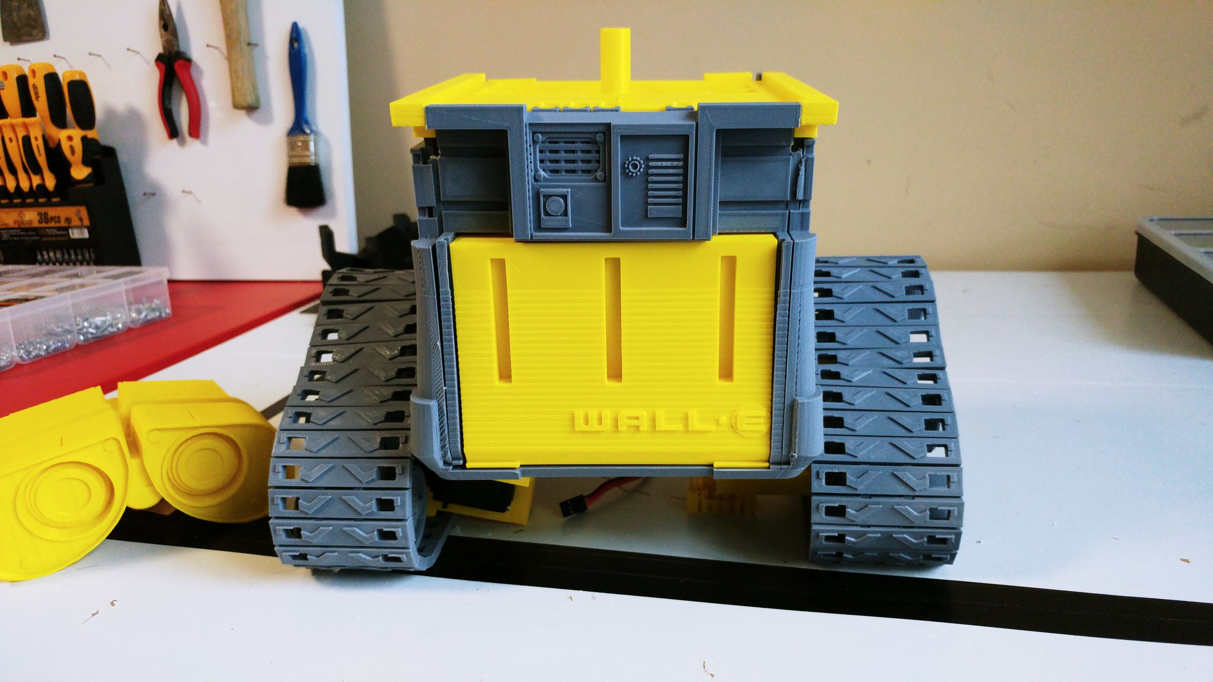 The Real Size LowCost Robot Wall.e Made From Water Pipe and Scraps : 10 ...