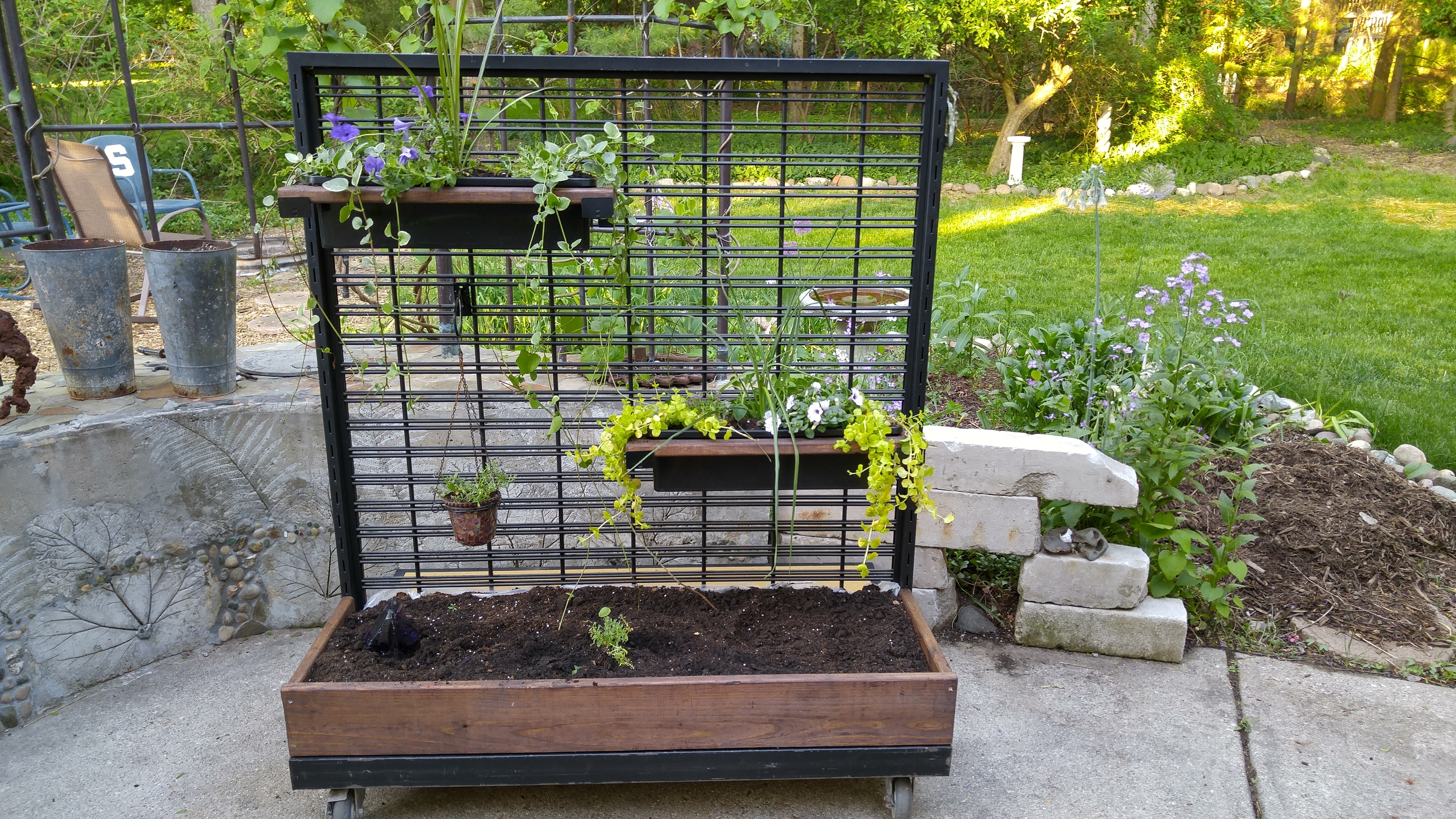Versatile Garden From an Old Clothing Rack : 6 Steps (with Pictures ...