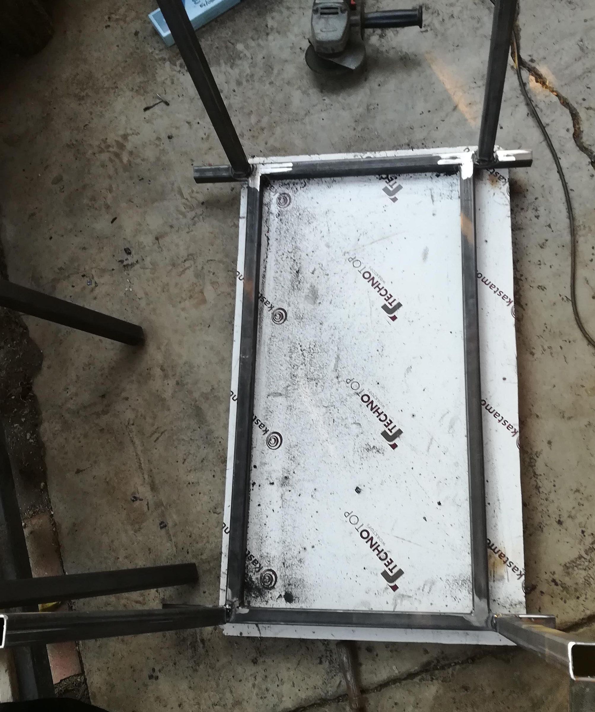 DIY Height Adjustable Standing Desks : 4 Steps (with Pictures ...