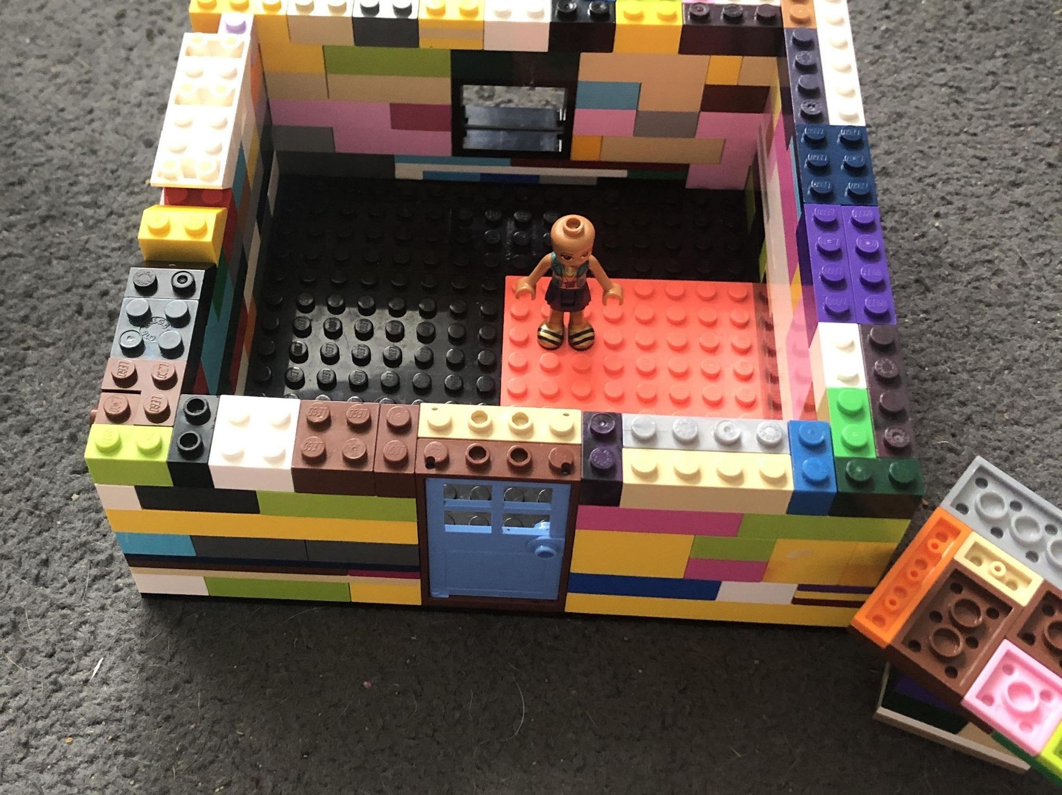 Lego Castle Containing Random Bricks : 5 Steps - Instructables