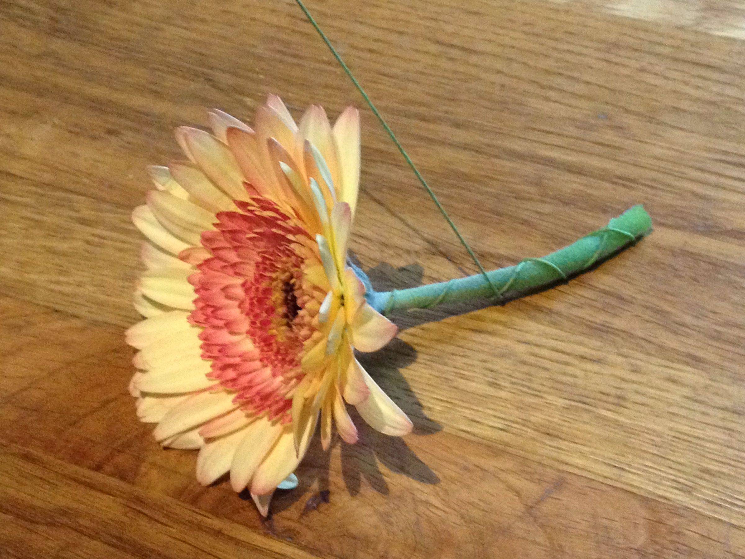 Easy Flower Corsages (Using Magnets) : 6 Steps - Instructables