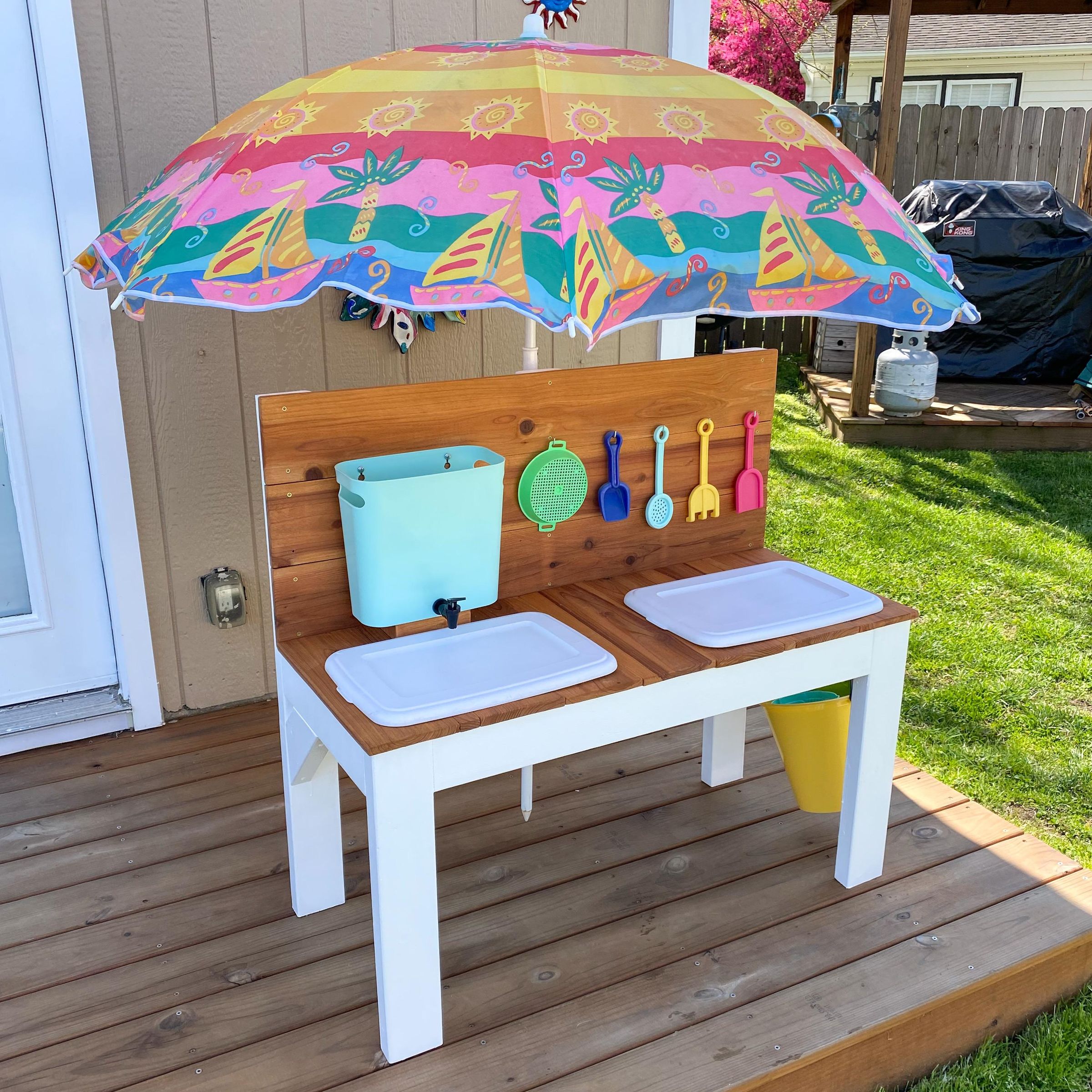 Outdoor Sand and Water Play Table : 24 Steps (with Pictures ...