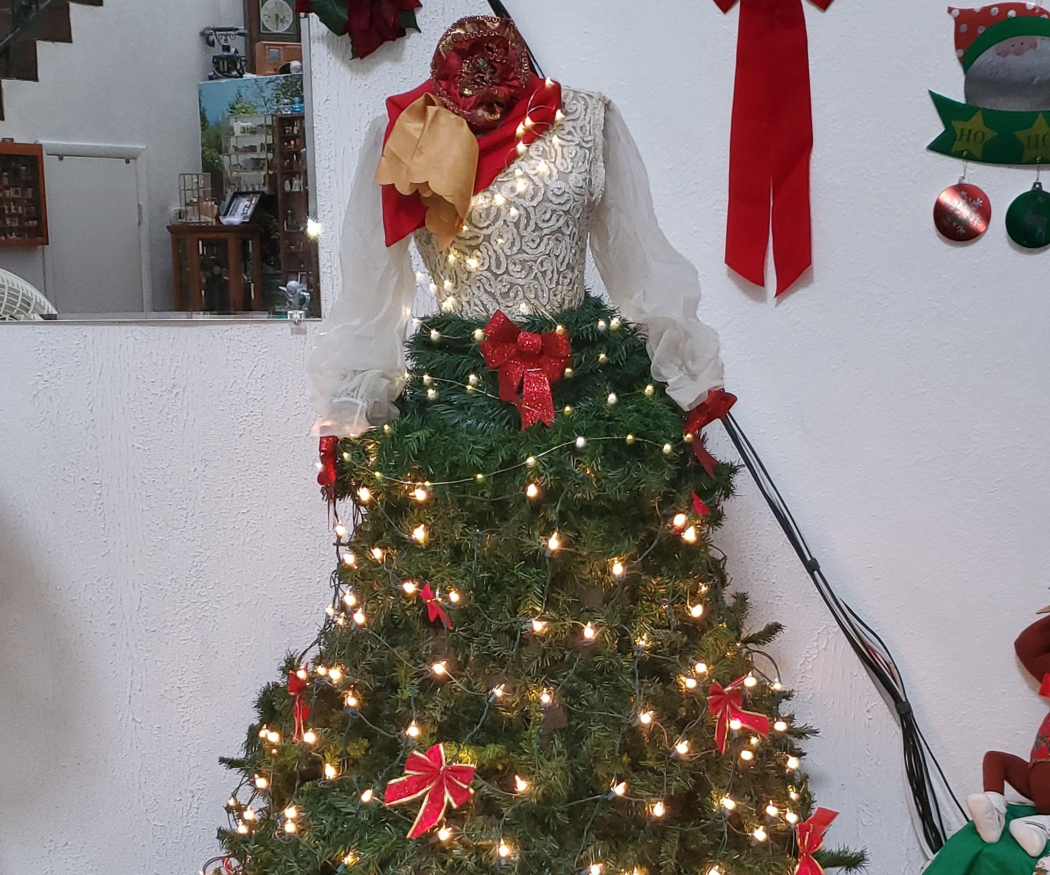 Mannequin Christmas Tree : 6 Steps - Instructables
