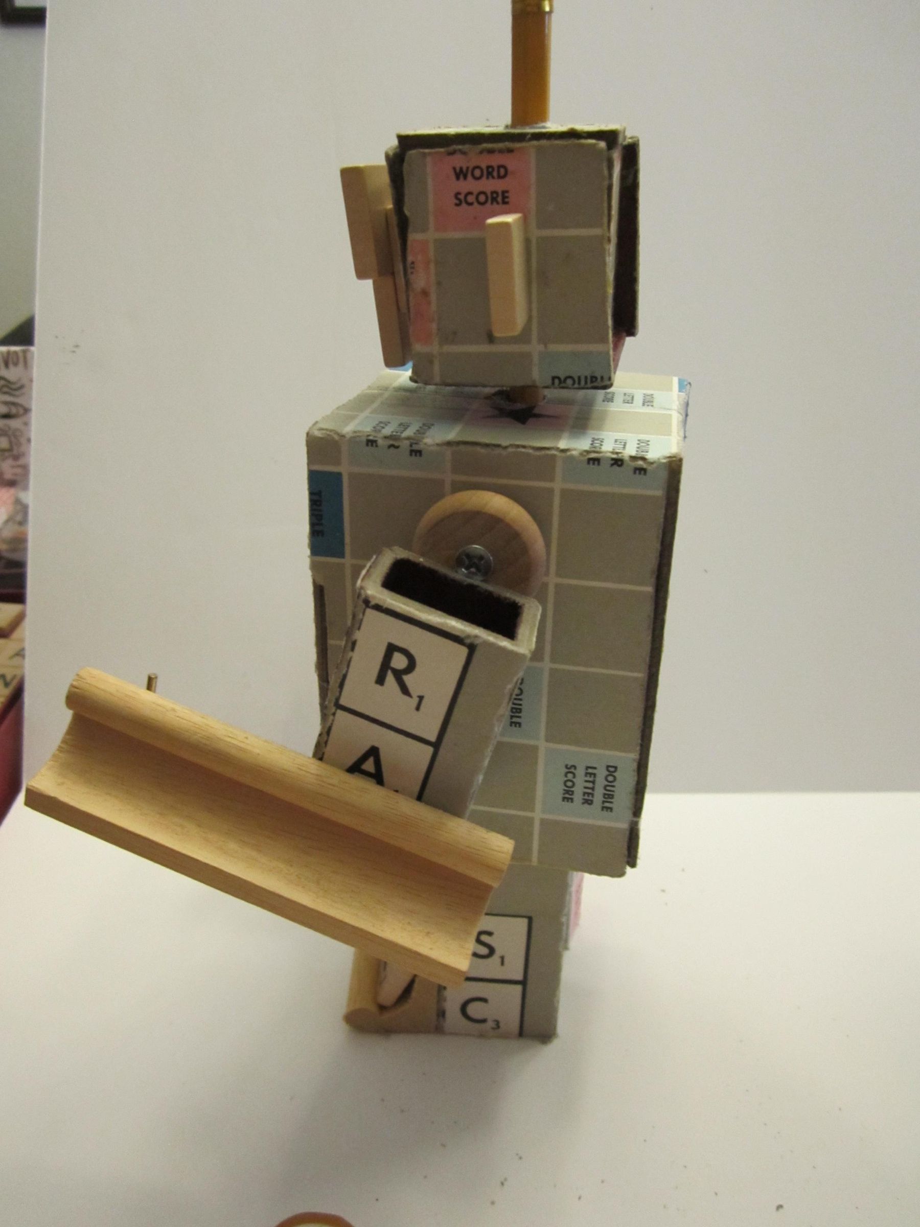 Meet 'OOE' the Scrabble Robot : 6 Steps (with Pictures) - Instructables