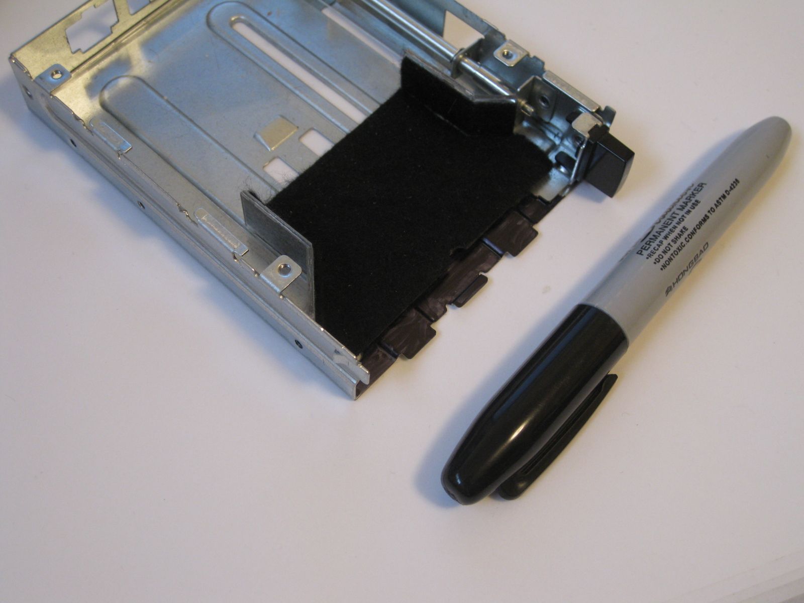 Seamless Zune Dock - HP Pocket Media Drive Bay : 9 Steps - Instructables