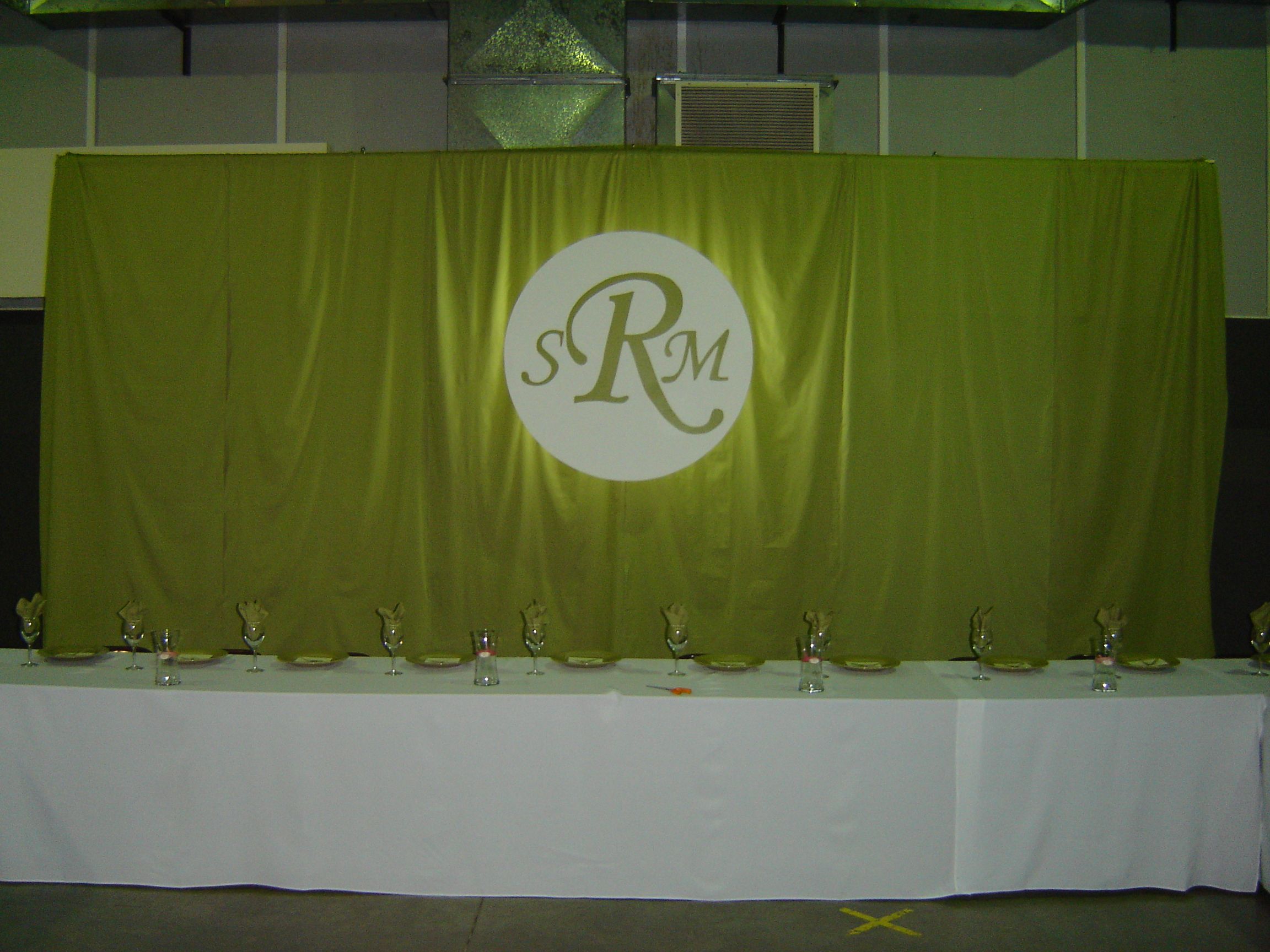 Floating Monogram Backdrop : 3 Steps - Instructables